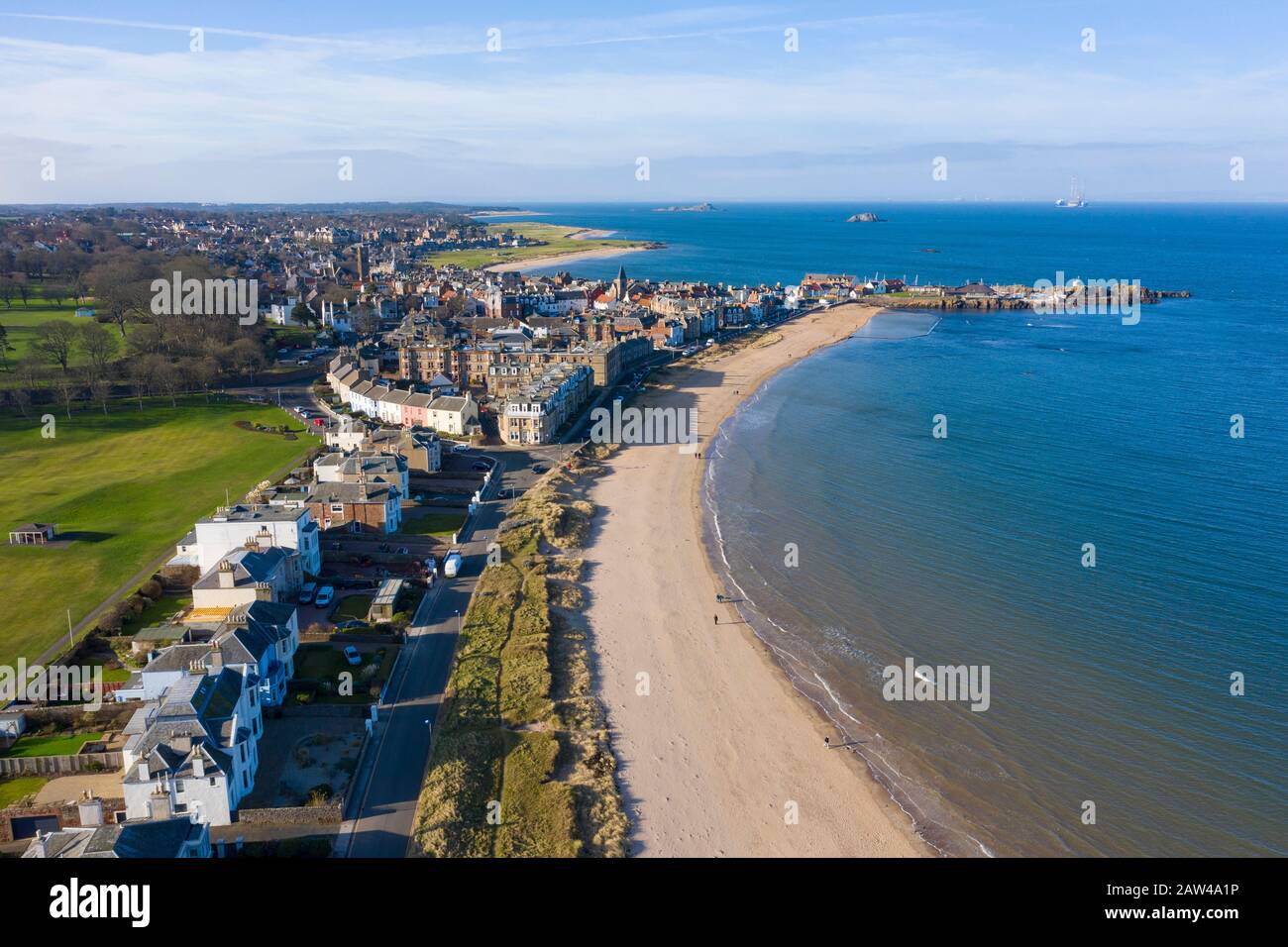 Coastal town towns hi-res stock photography and images - Alamy