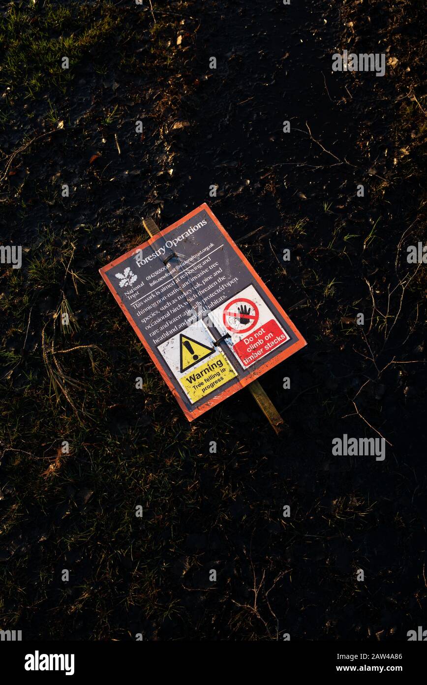 Invasive species sign hi-res stock photography and images - Alamy