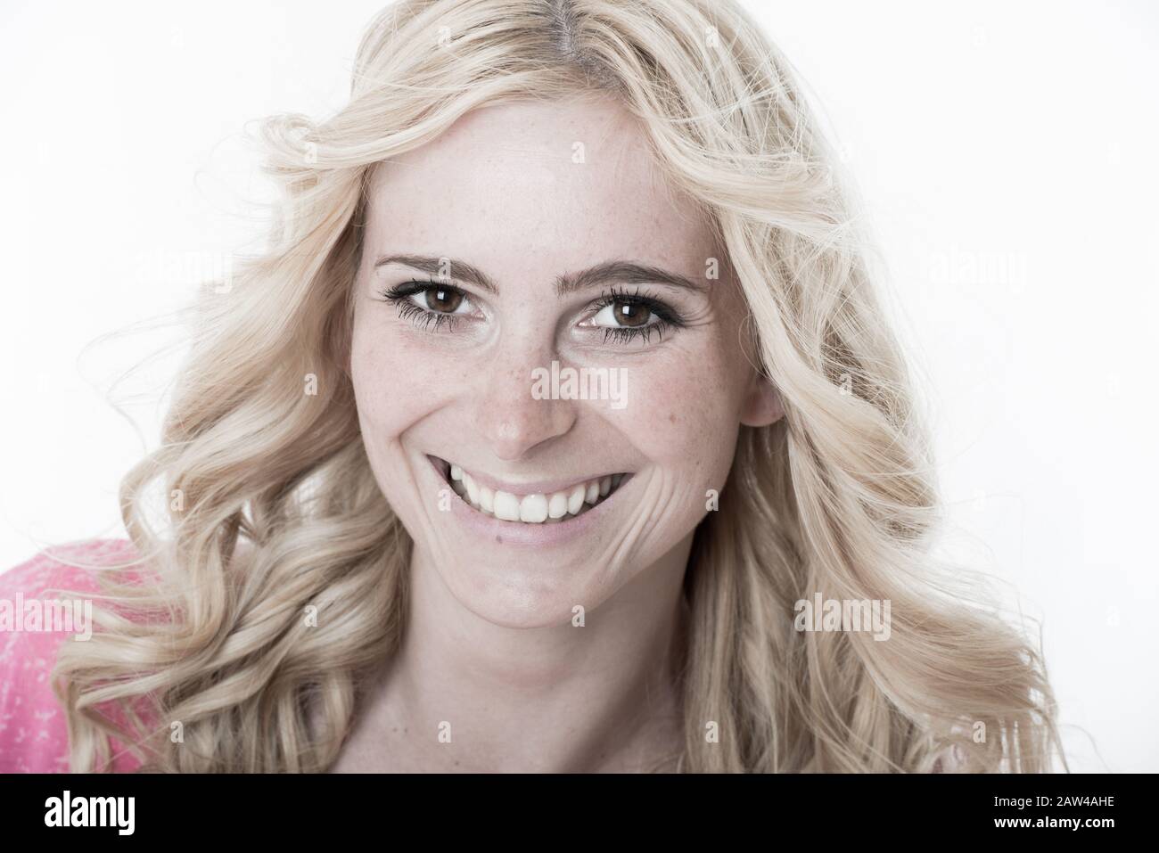 Young woman in white summer hi-res stock photography and images - Alamy
