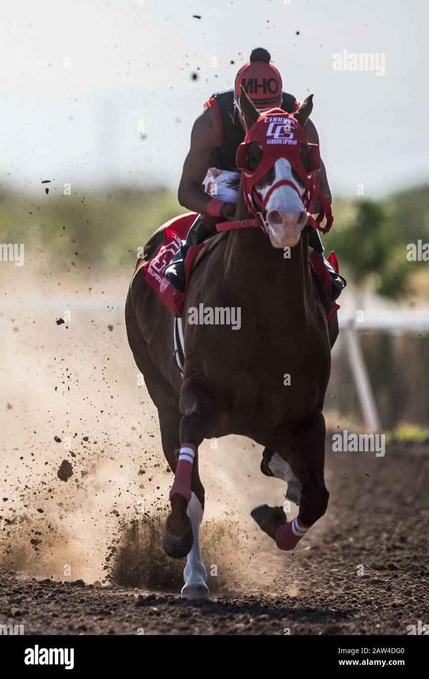 Carrera de tierra hi-res stock photography and images - Alamy