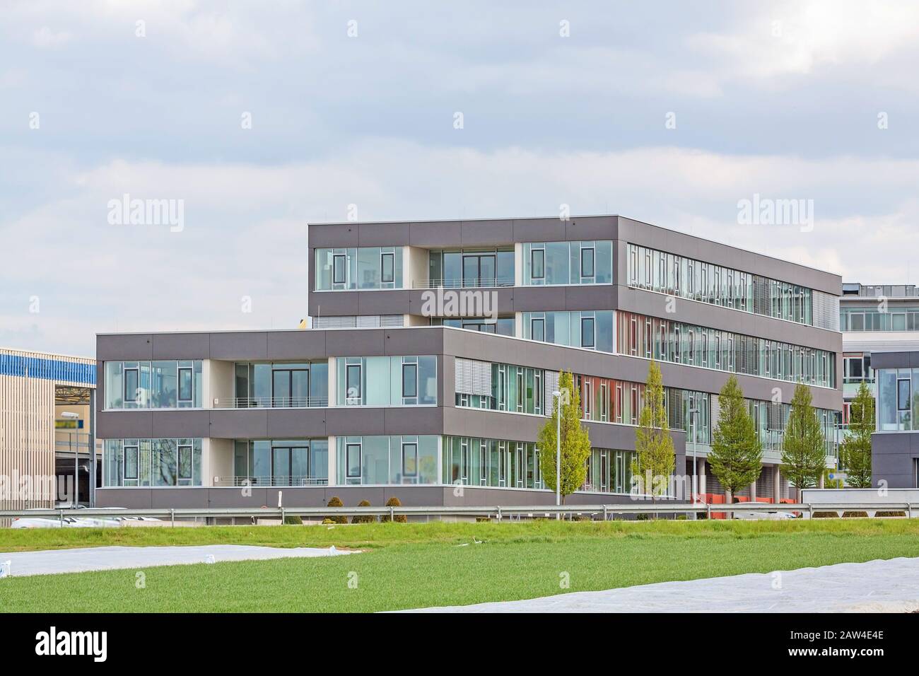 modern office building - exterior view Stock Photo - Alamy