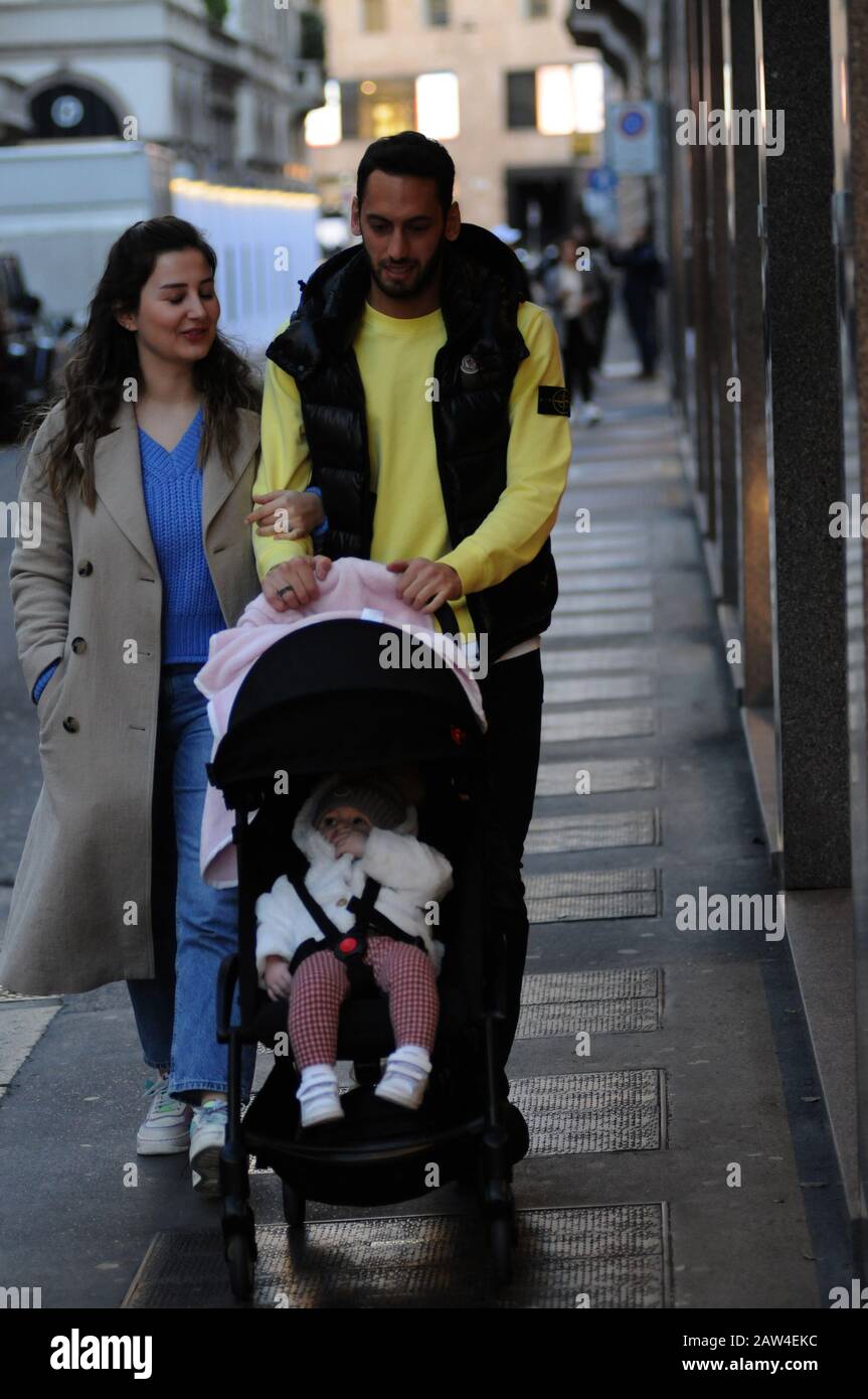 Milan, Hakan Calhanoglu and wife Sinem shopping with a fine in the ...