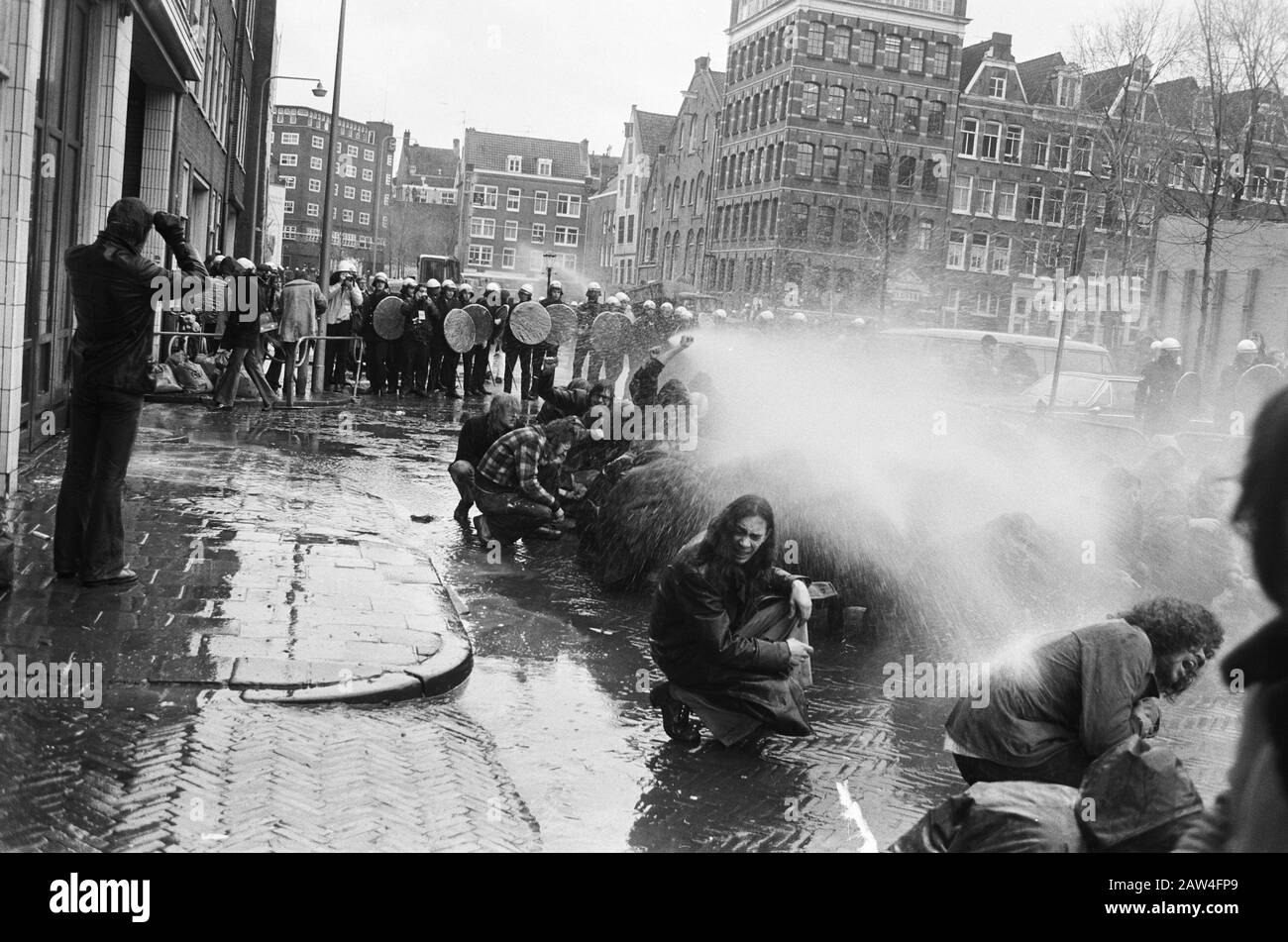 24 cannons hi-res stock photography and images - Alamy