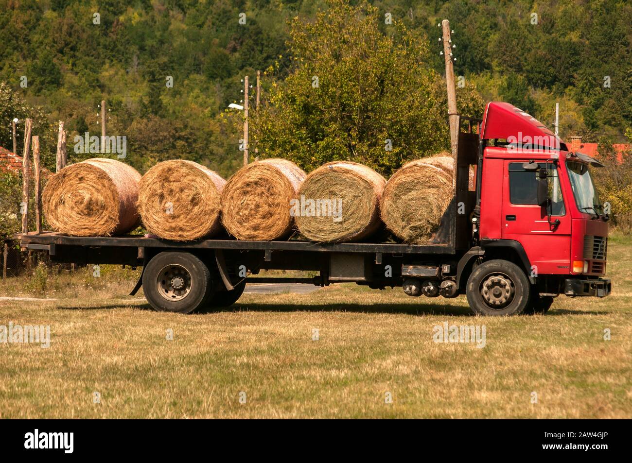 Agriculture farming hay haystack truck hi-res stock photography and ...