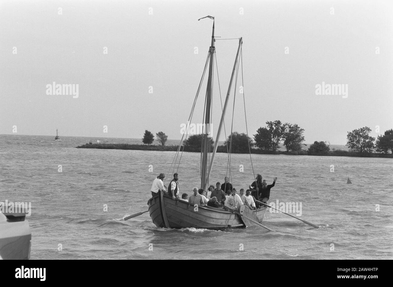 Sloop 17th century Black and White Stock Photos & Images - Alamy