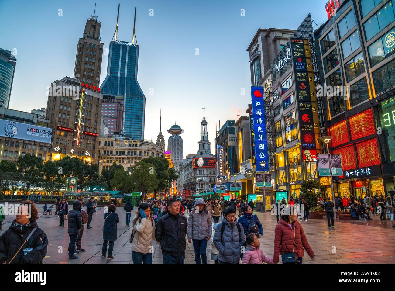 Nanjing Road Shopping Area High Resolution Stock Photography and Images ...