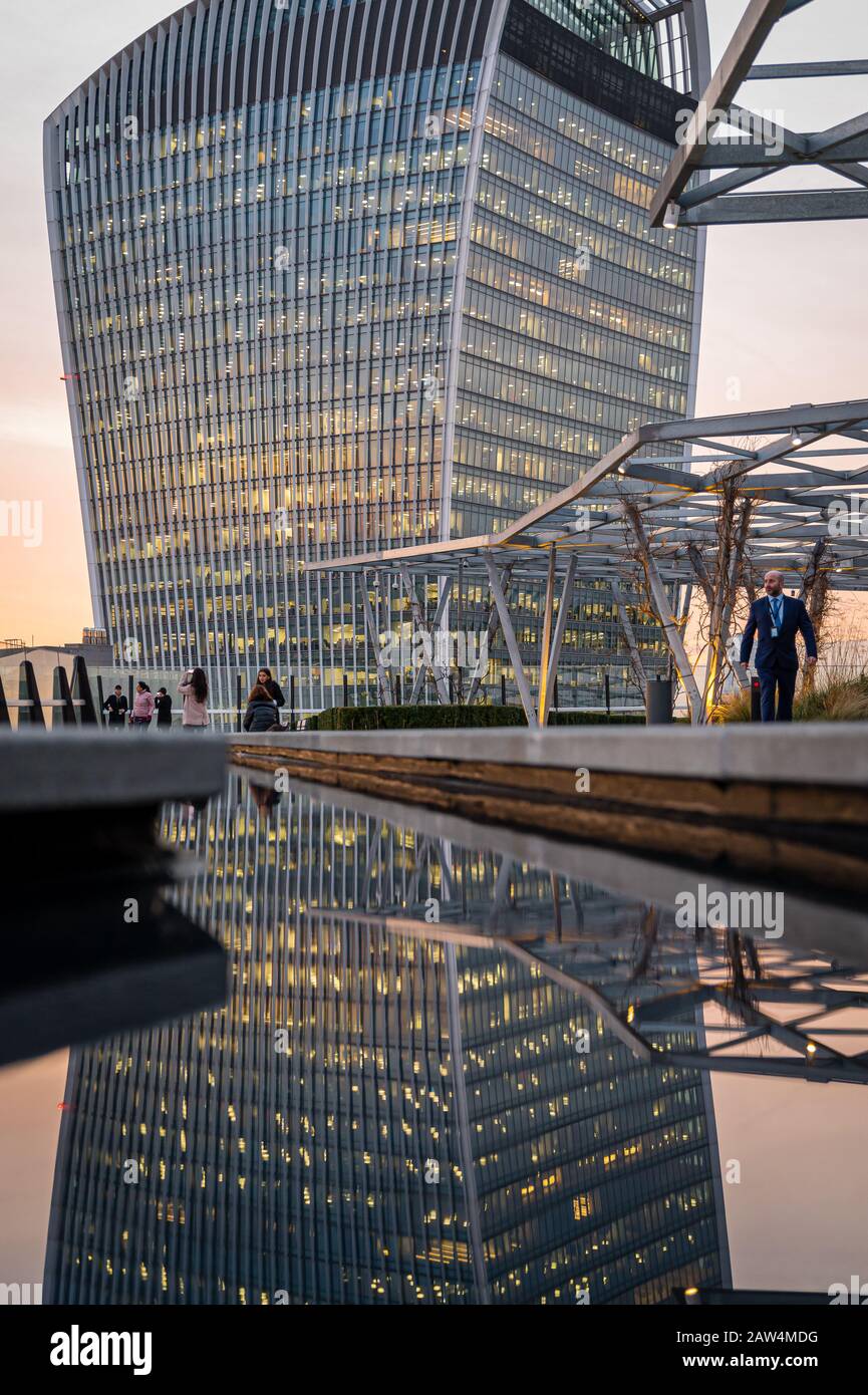 London sunset city street hi-res stock photography and images - Alamy