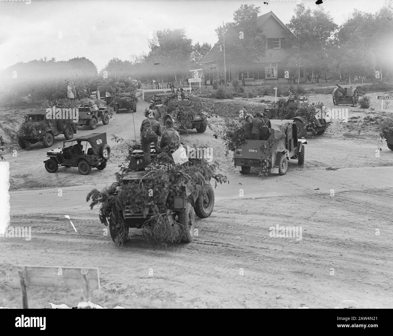 Army maneuvers wwii hi-res stock photography and images - Alamy
