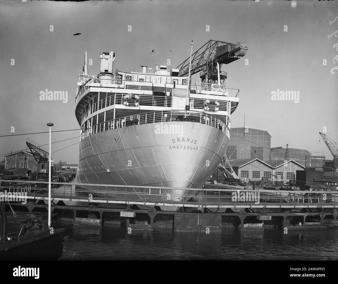 Orange in the dock Date: March 2, 1950 Location: Amsterdam, Noord ...
