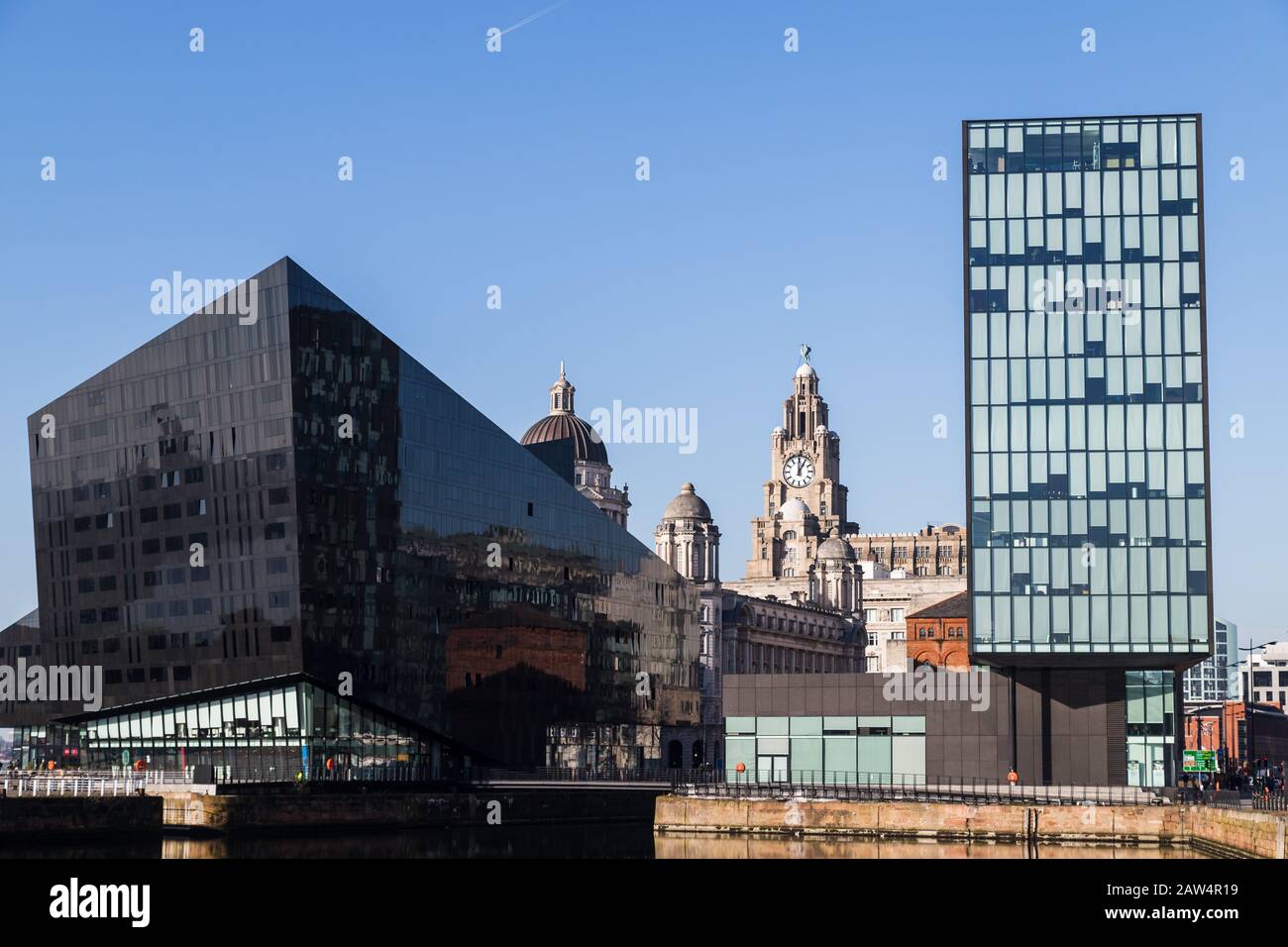 Three Graces on the Liverpool waterfront sandwiched between two modern ...