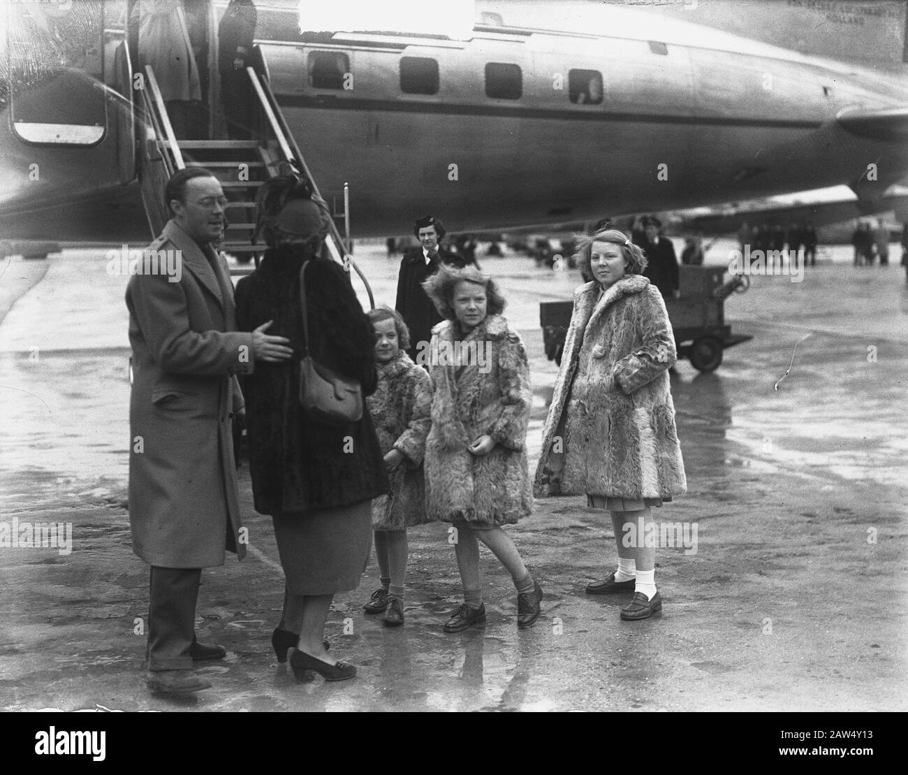 Queen Juliana and three princesses welcome Date: April 28, 1951 ...