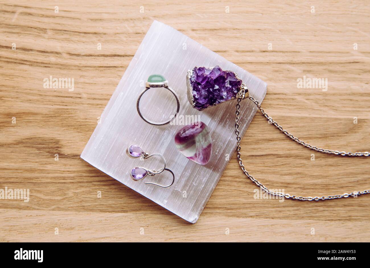 Natural Selenite crystal charging plate is used to cleansing and ...