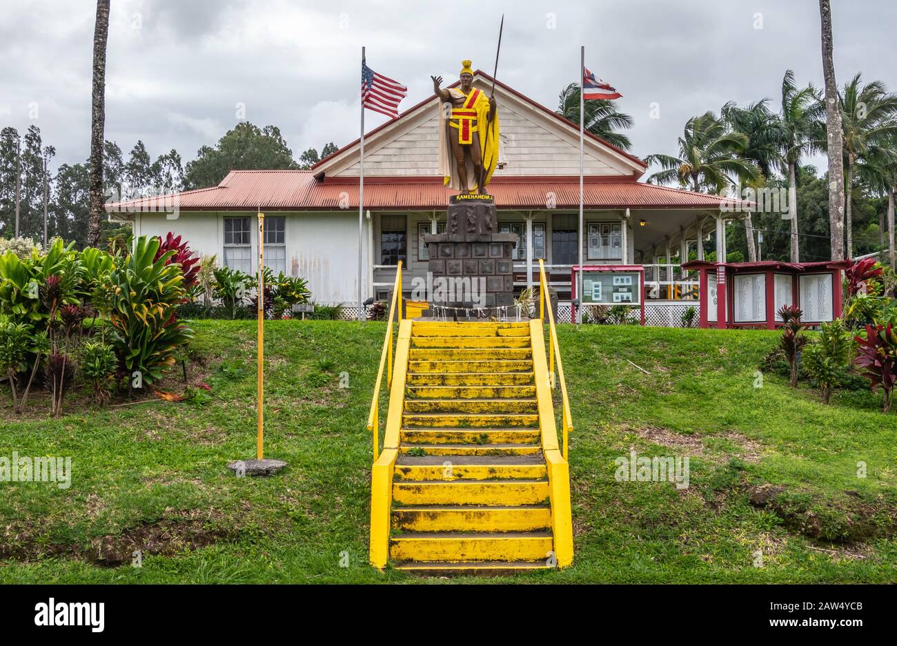 Kapaau, Hawaii, USA. - January 15, 2020: Yellow stairway to and statue ...