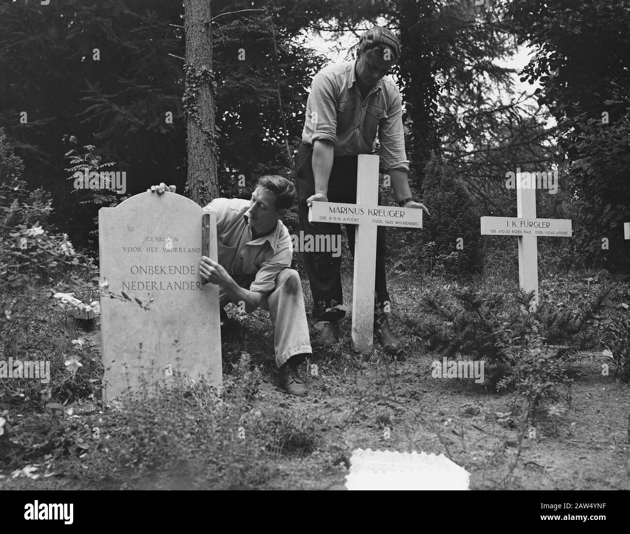 War graves rusthof amersfoort hi-res stock photography and images - Alamy