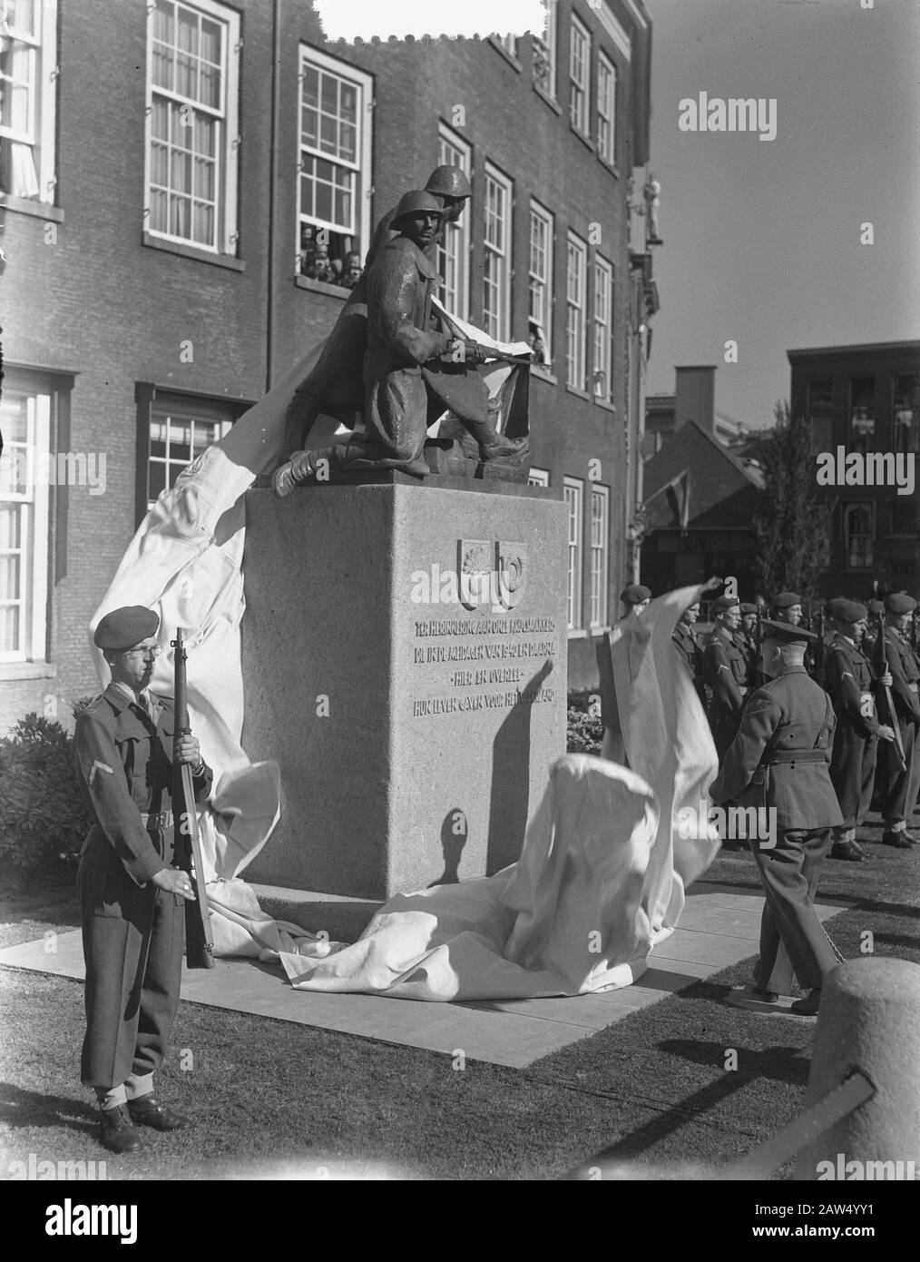 Unveiling The Hague Monument Grenadiers and Rifles Annotation: Monument ...