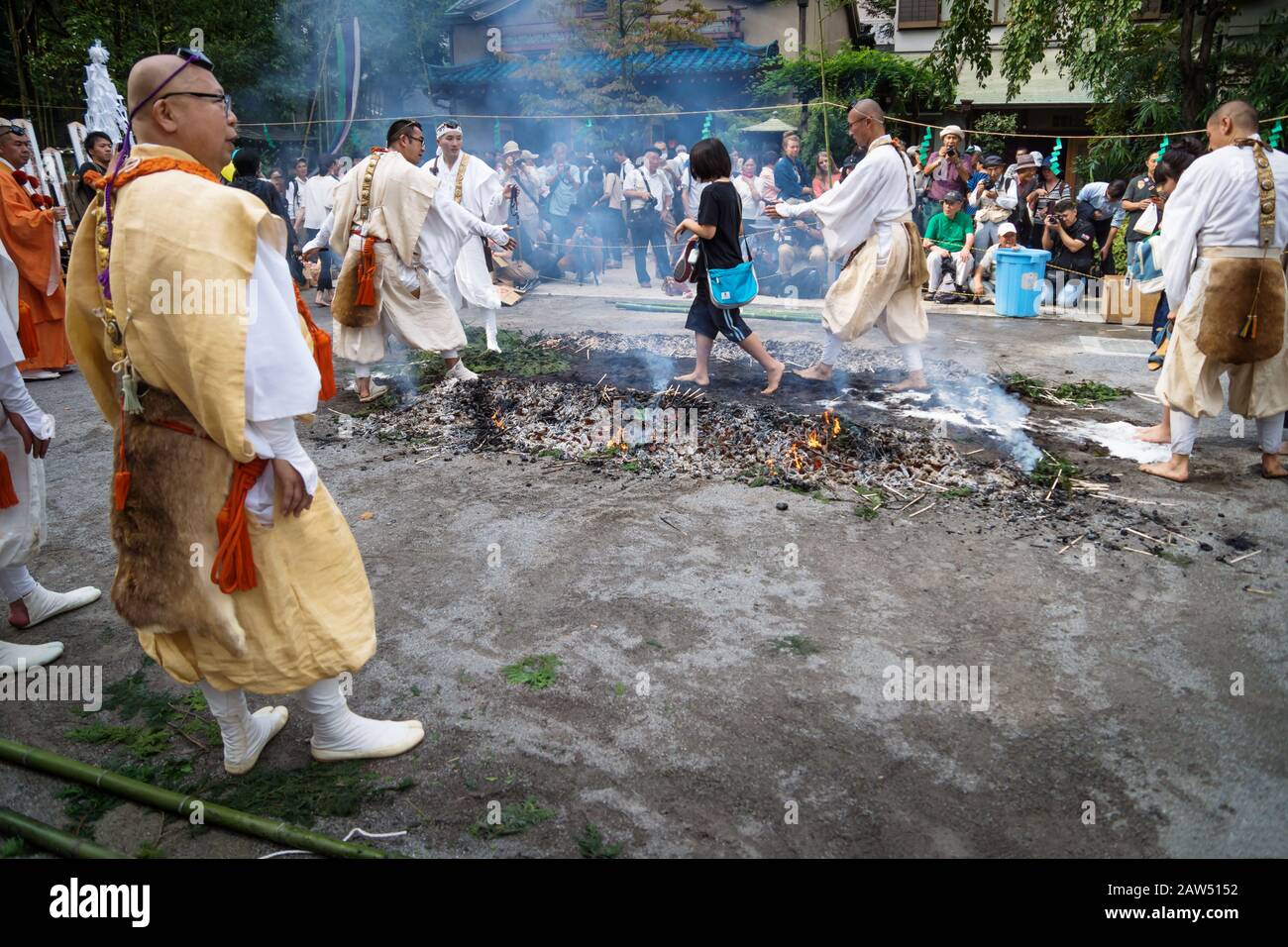 Walking through fire hi-res stock photography and images - Alamy