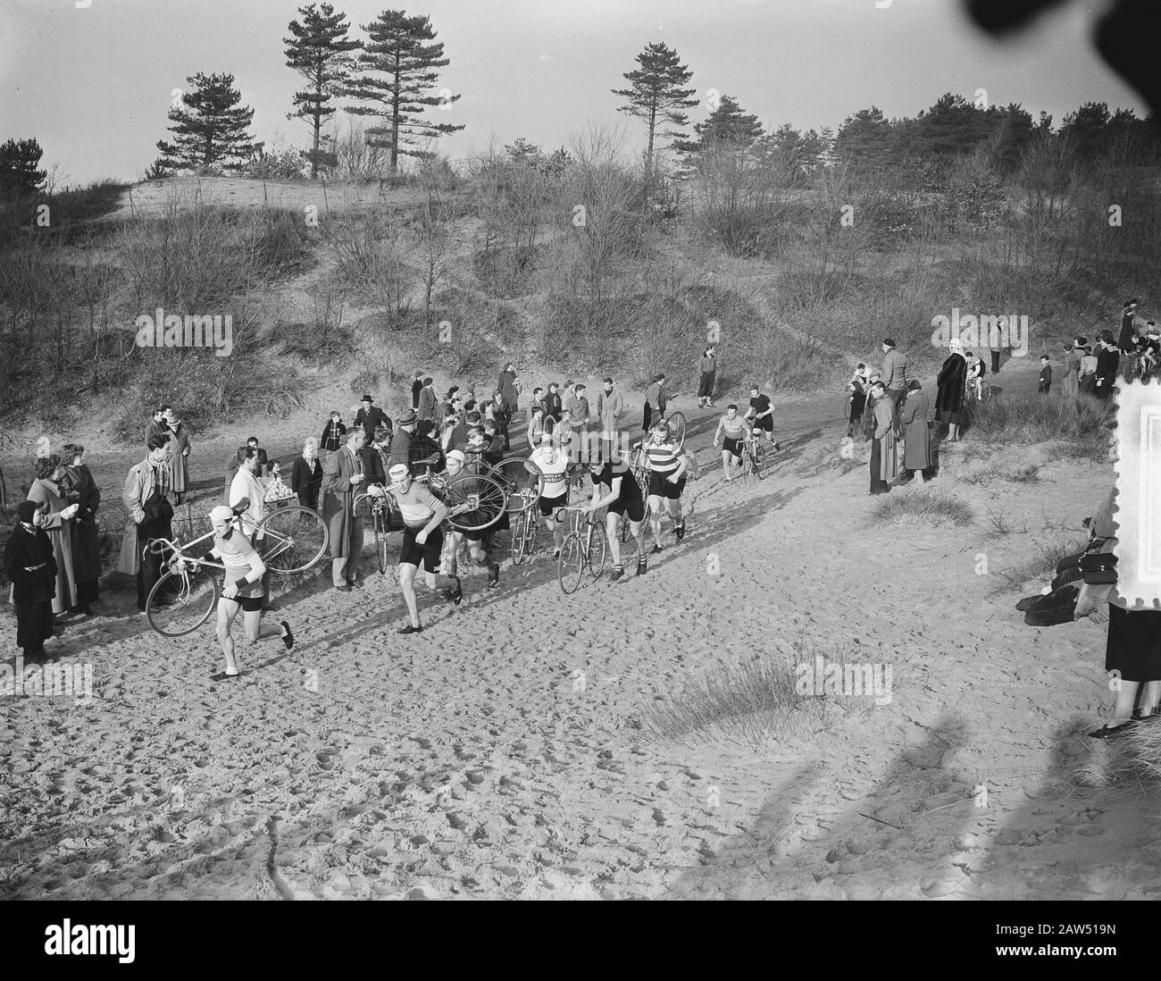 Track cycle race Black and White Stock Photos & Images - Alamy