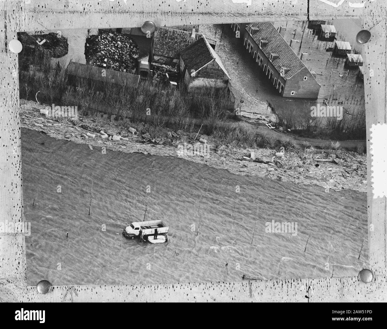 Flood 1953. Aerial view. A truck which dinghies landed, they packed to ...