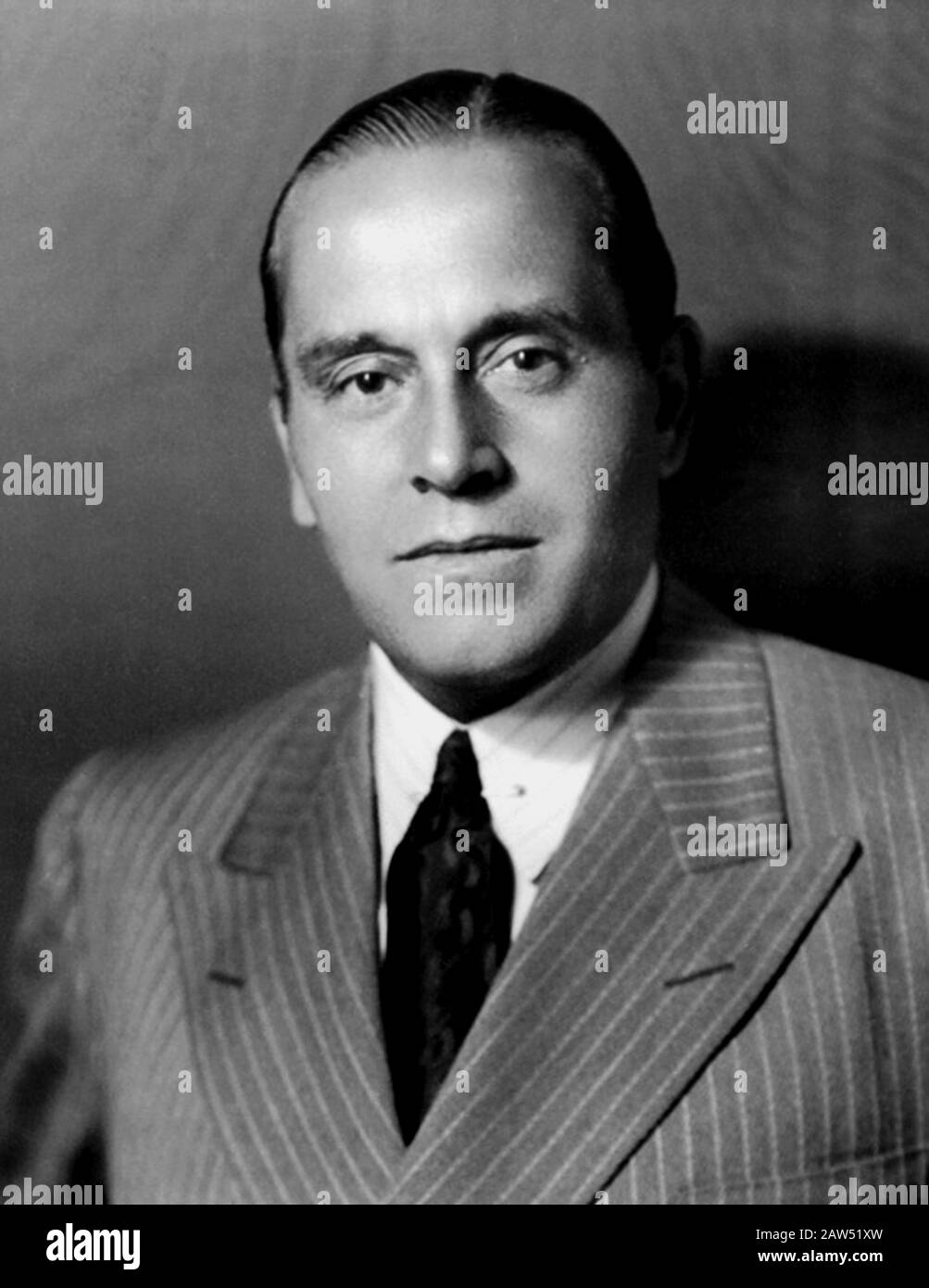 1940 ca , New York , USA : Portrait of ex-Fascist publisher and ...