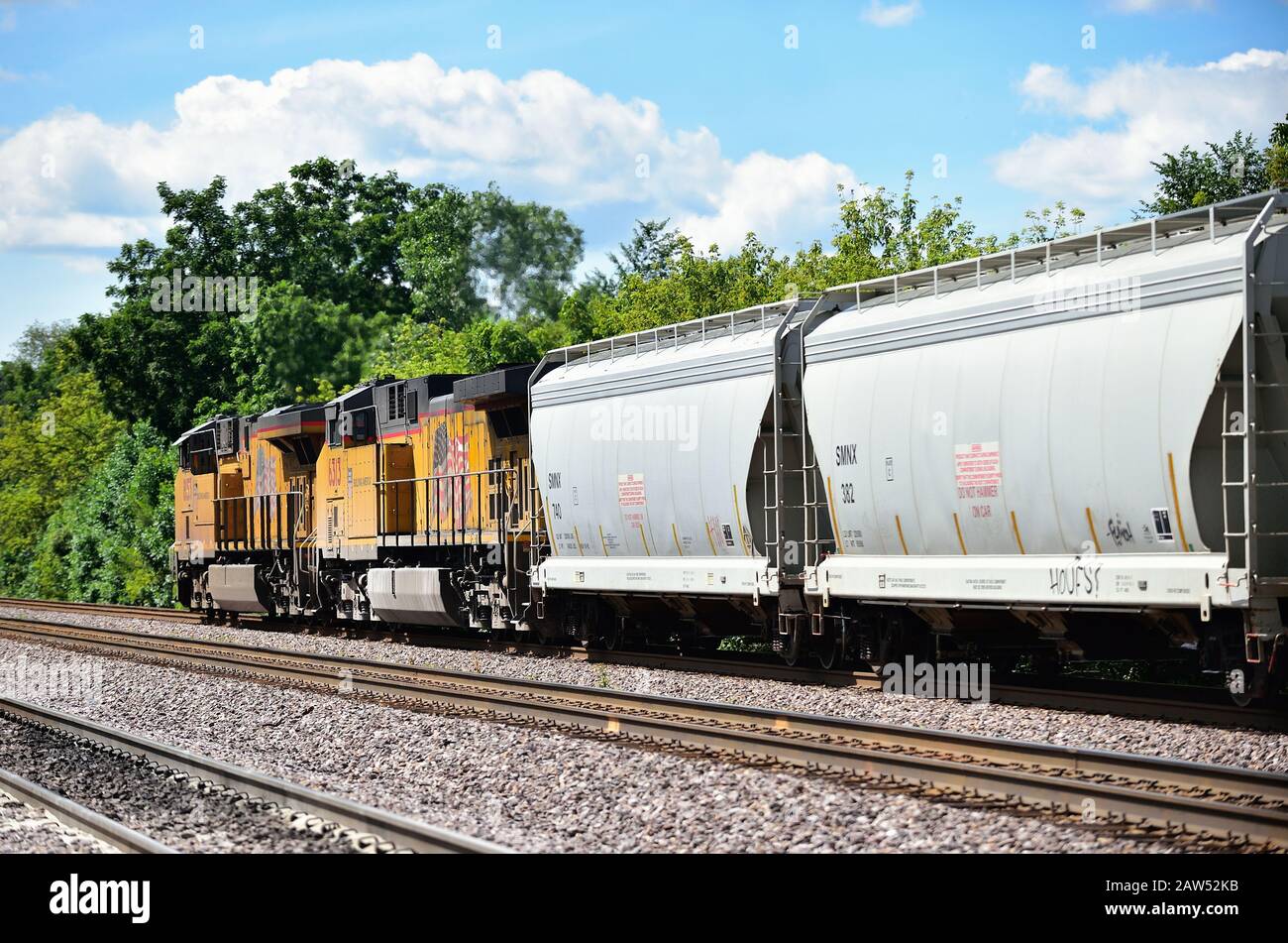 American freight train hi-res stock photography and images - Alamy
