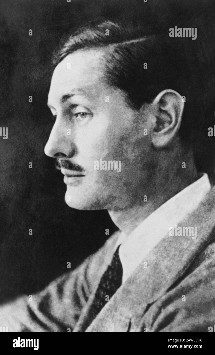 1907 , Isle of Capri , Italy : The french poet Count FERSEN ( baron ...