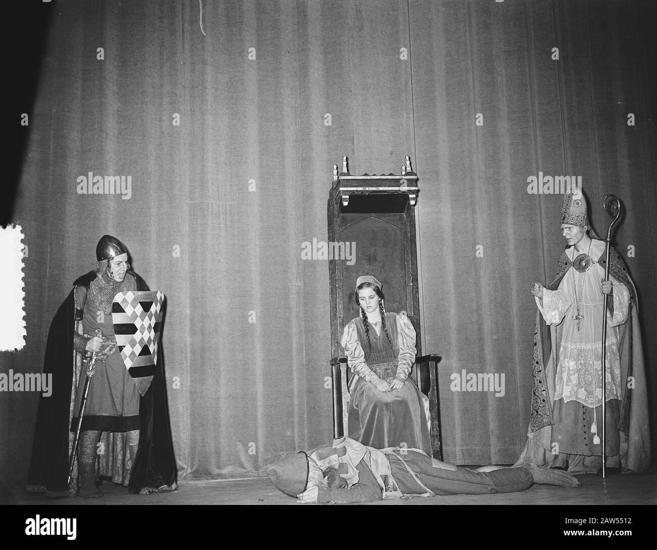 Anniversary HBS Hilversum, theater evening Date: December 11, 1953 ...