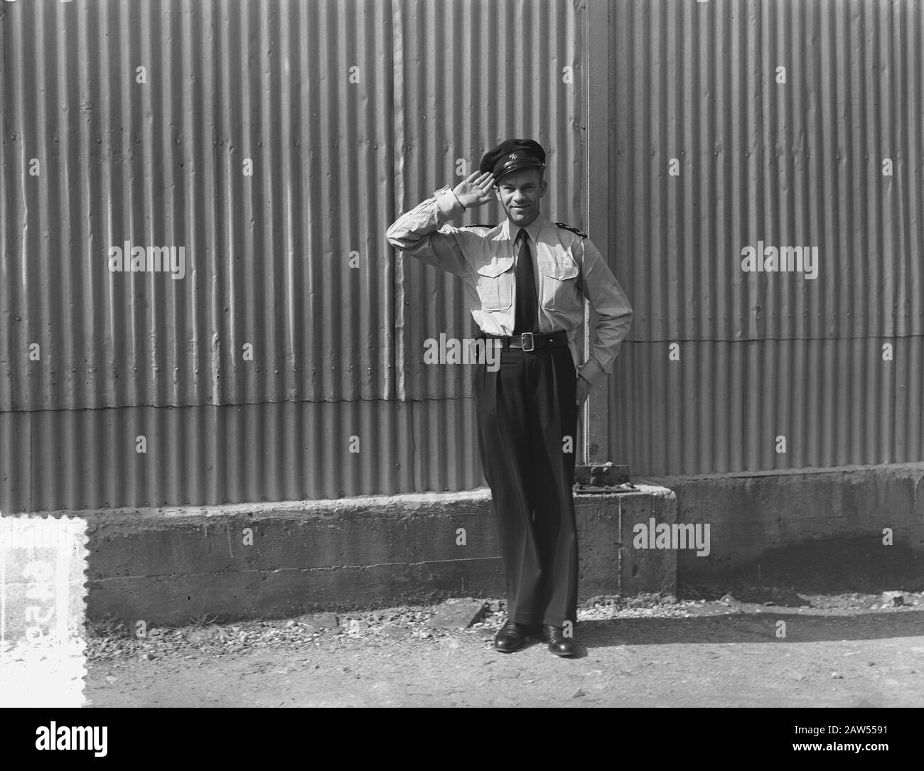 1950s police officers in uniform Black and White Stock Photos & Images ...