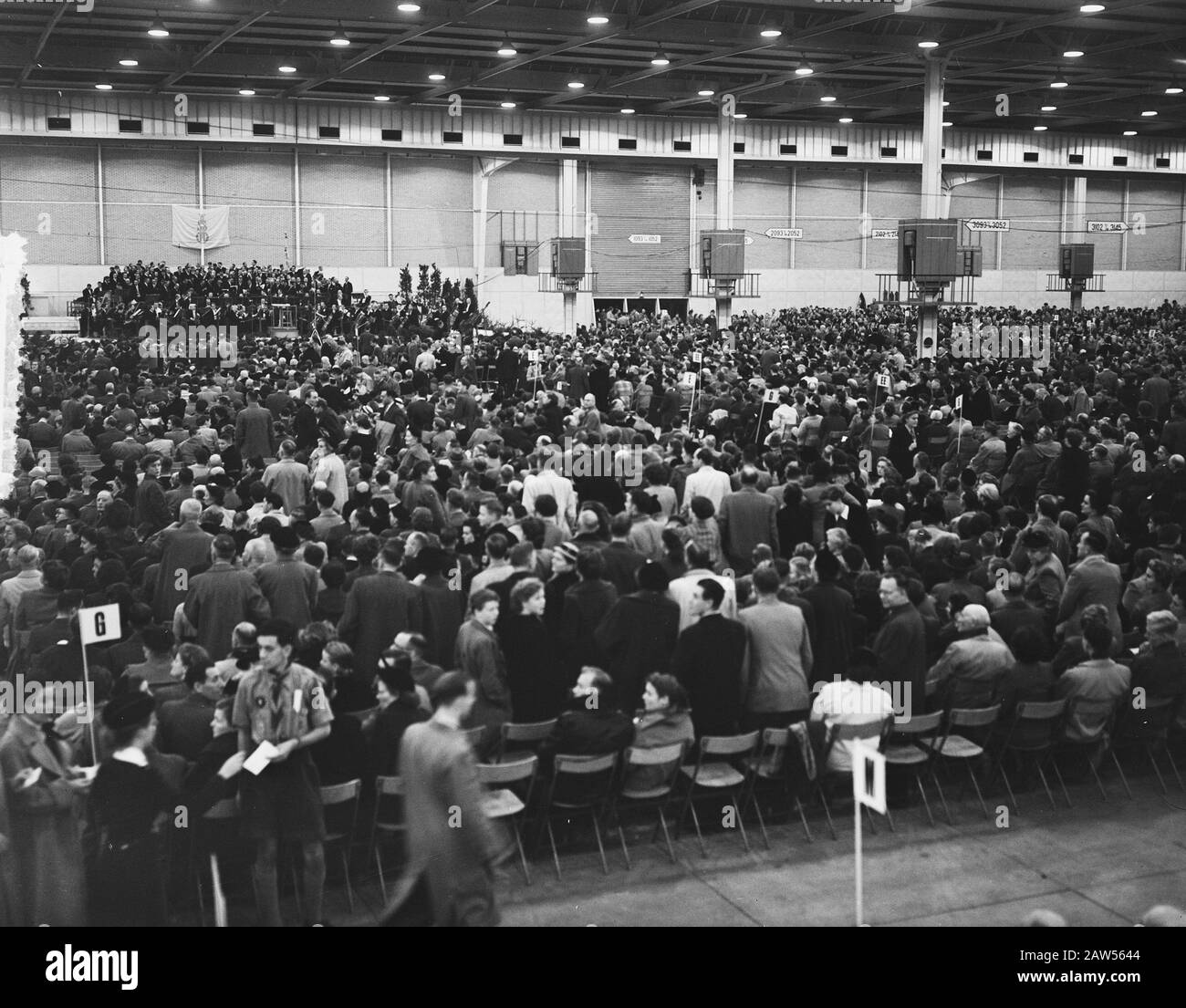Mass Concert Utrecht thousands of visitors (20,000) Date: October 9 ...