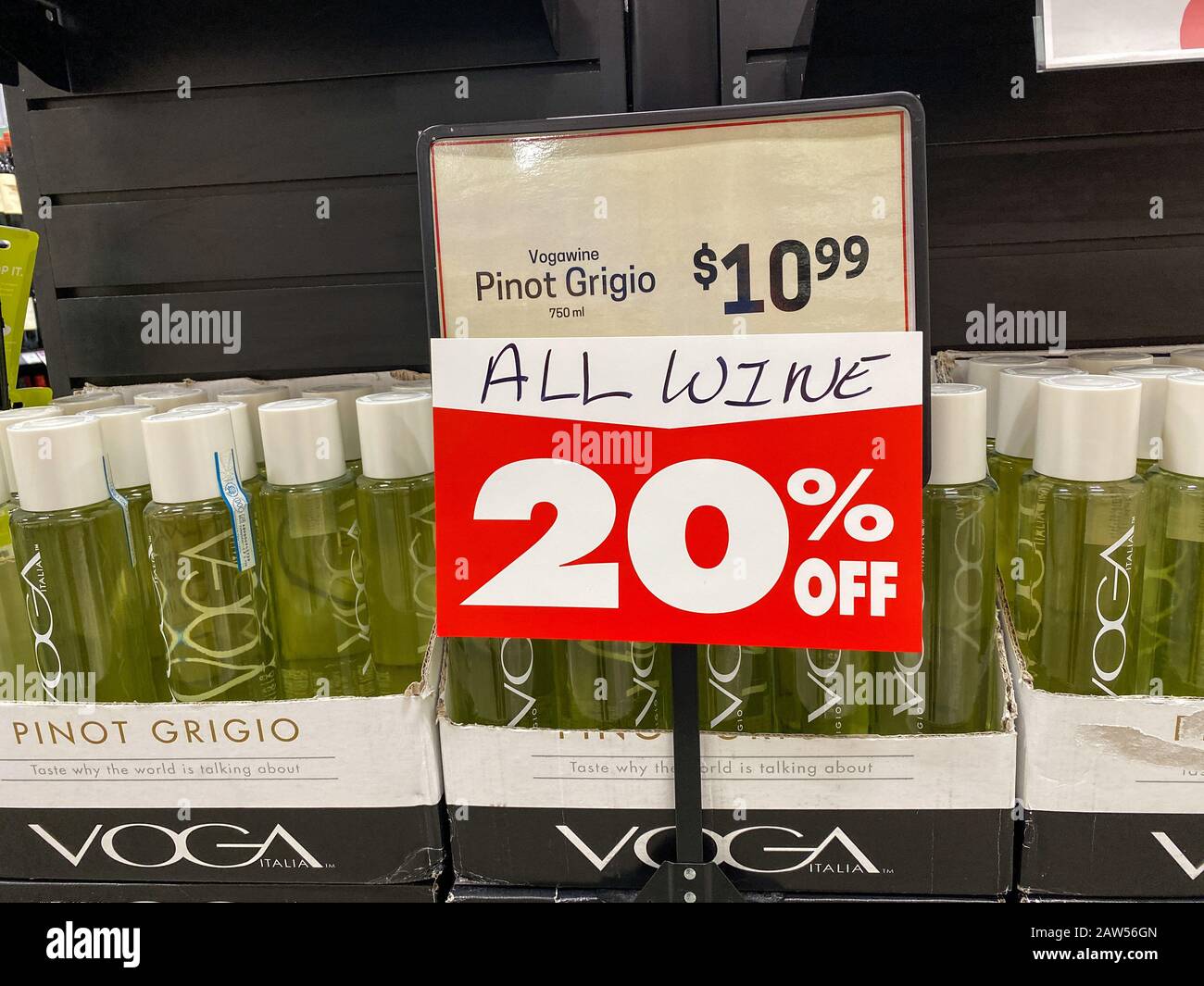 Orlando, FL/USA-2/4/20: Signs in the wine aisle of an Earthfare grocery ...
