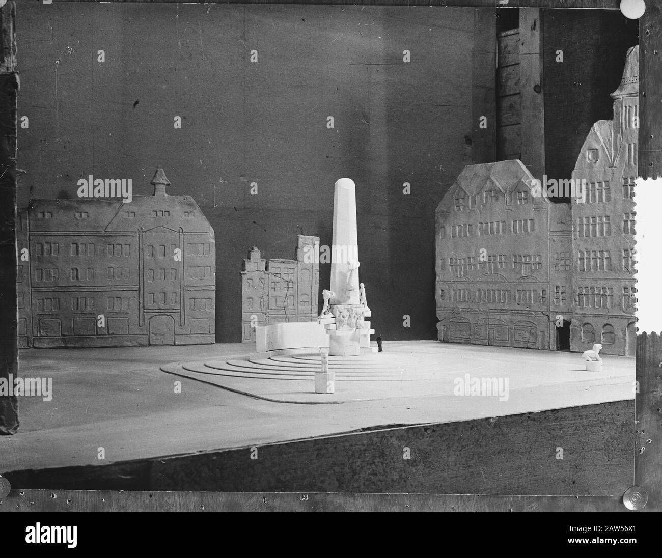 Model National Monument on the Dam Annotation: Monument on the Dam was ...