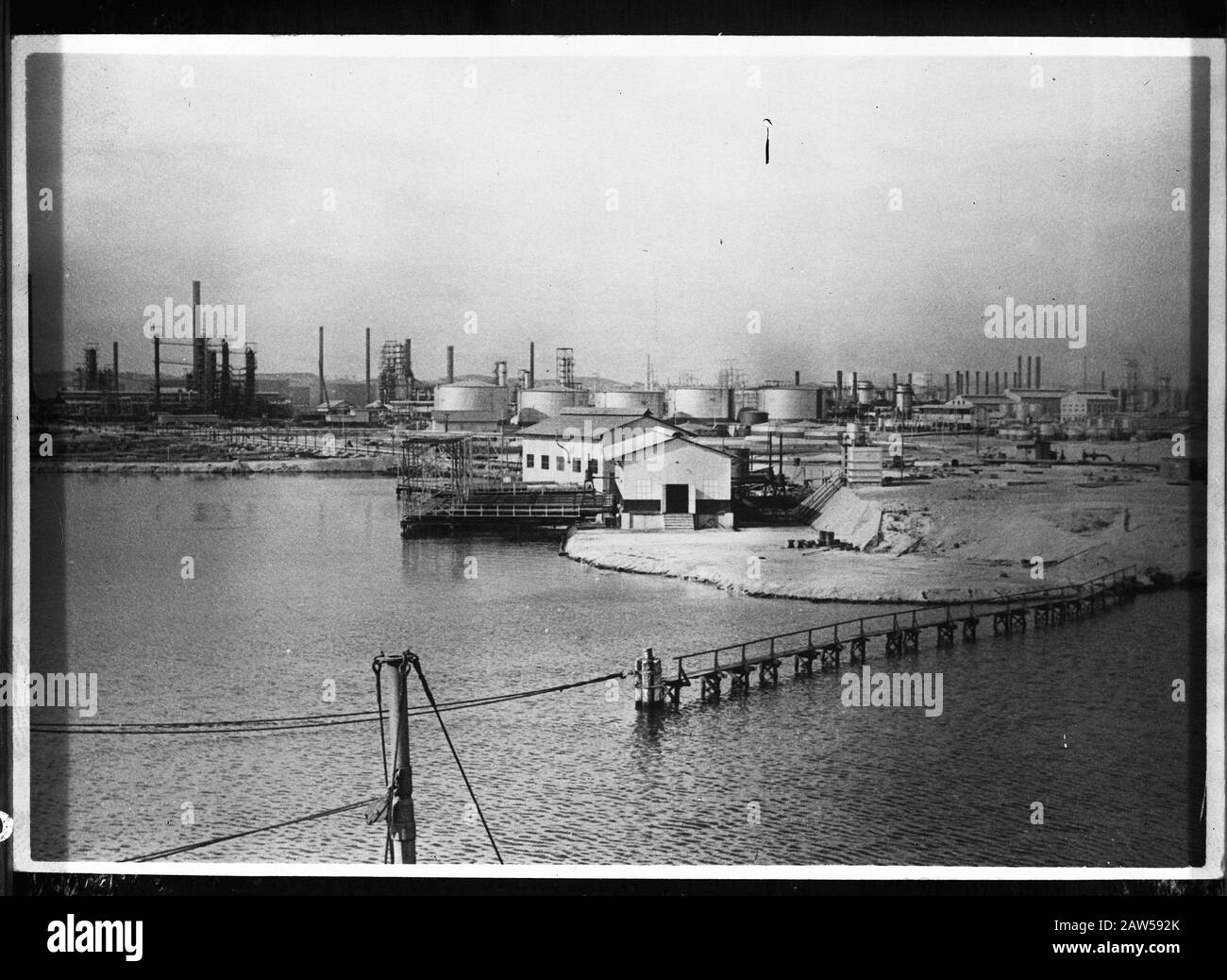 Oil refinery in curacao Black and White Stock Photos & Images - Alamy