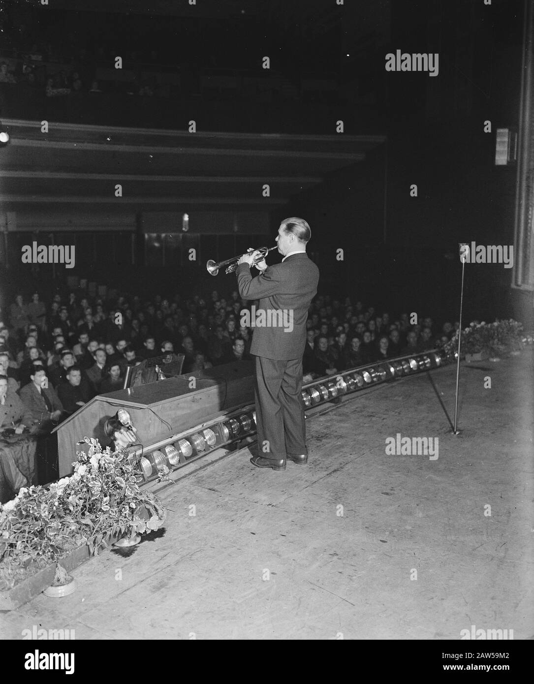 Overview Date: February 11, 1946 Keywords: charts Stock Photo - Alamy