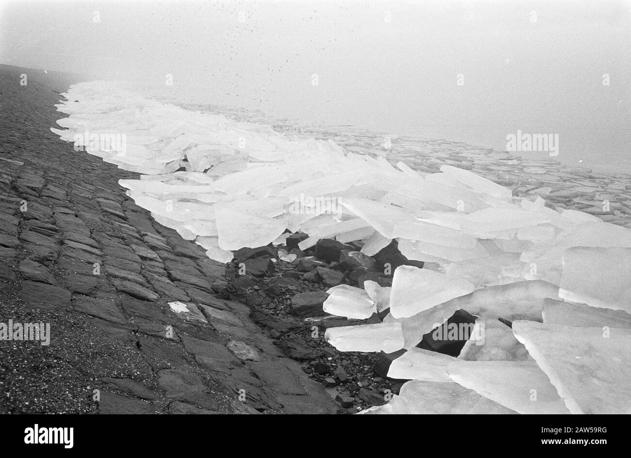 Ice drift phenomenon hi-res stock photography and images - Alamy