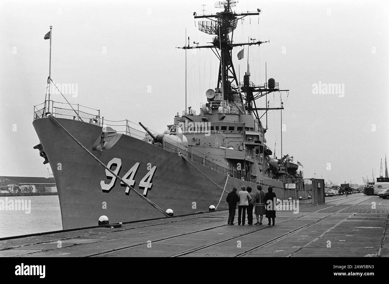Guided weapon cruisers Black and White Stock Photos & Images - Alamy