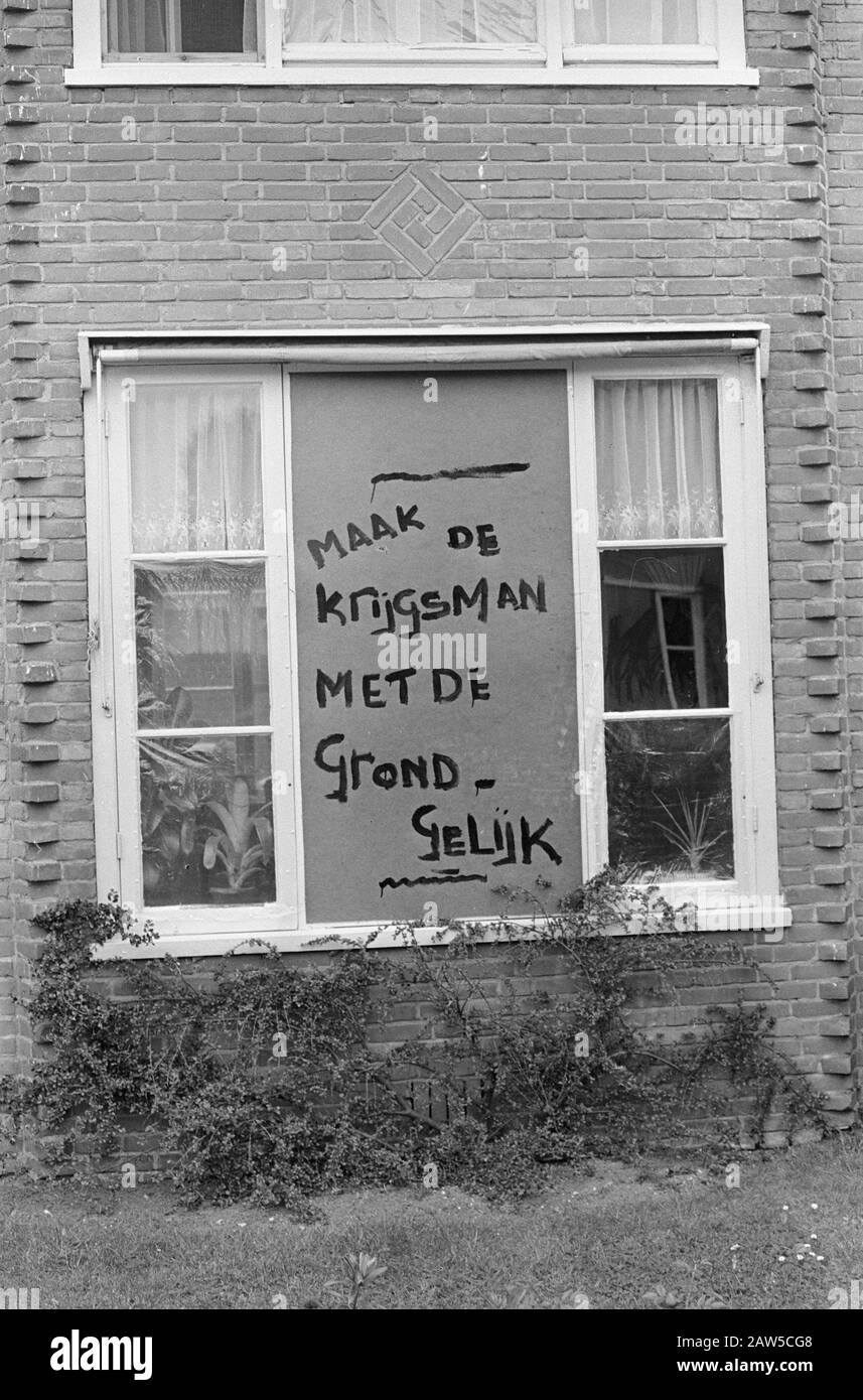 Resistance slogans Black and White Stock Photos & Images - Alamy