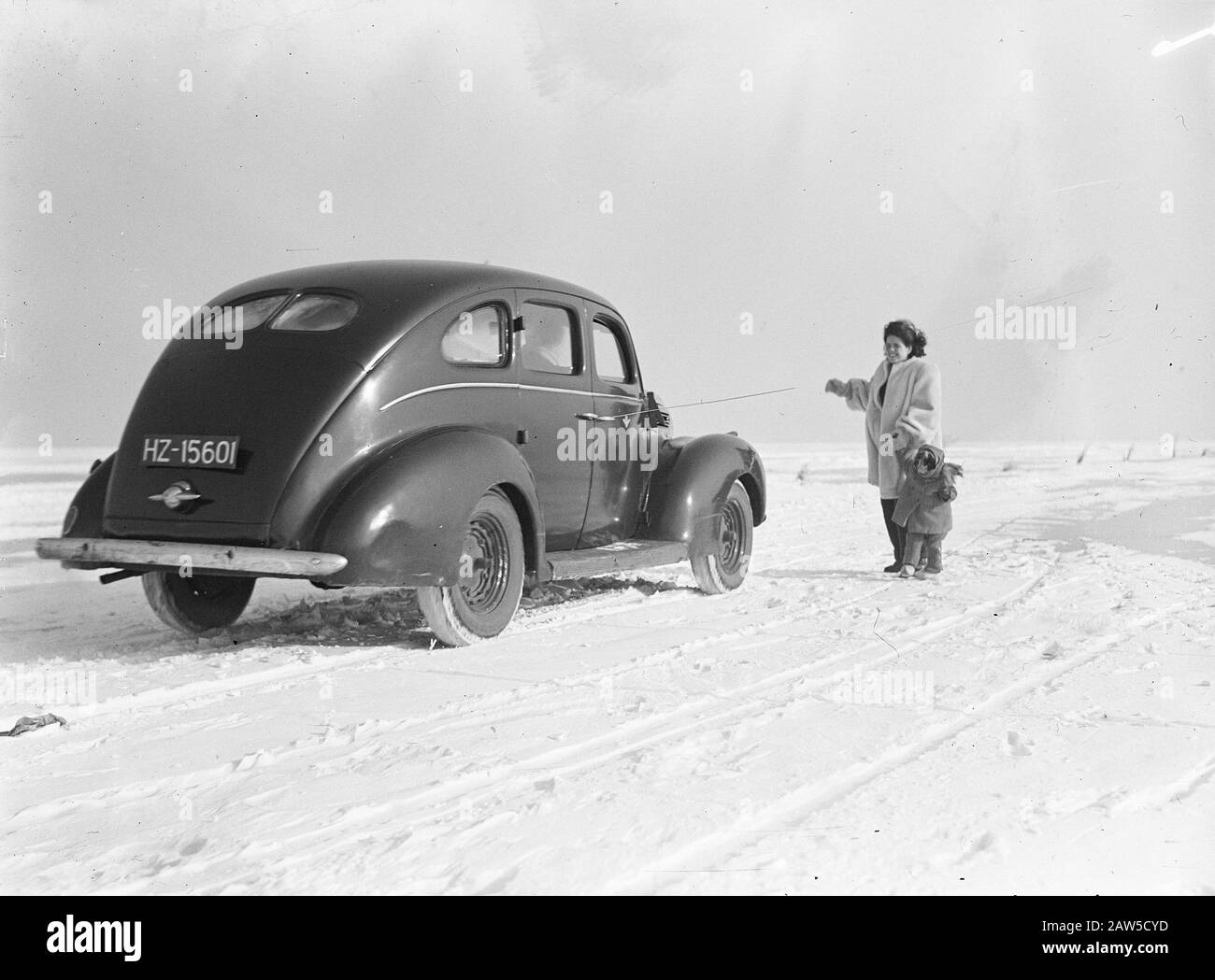 By car to Marken Date: February 2, 1947 Location: Marken Keywords: Cars ...