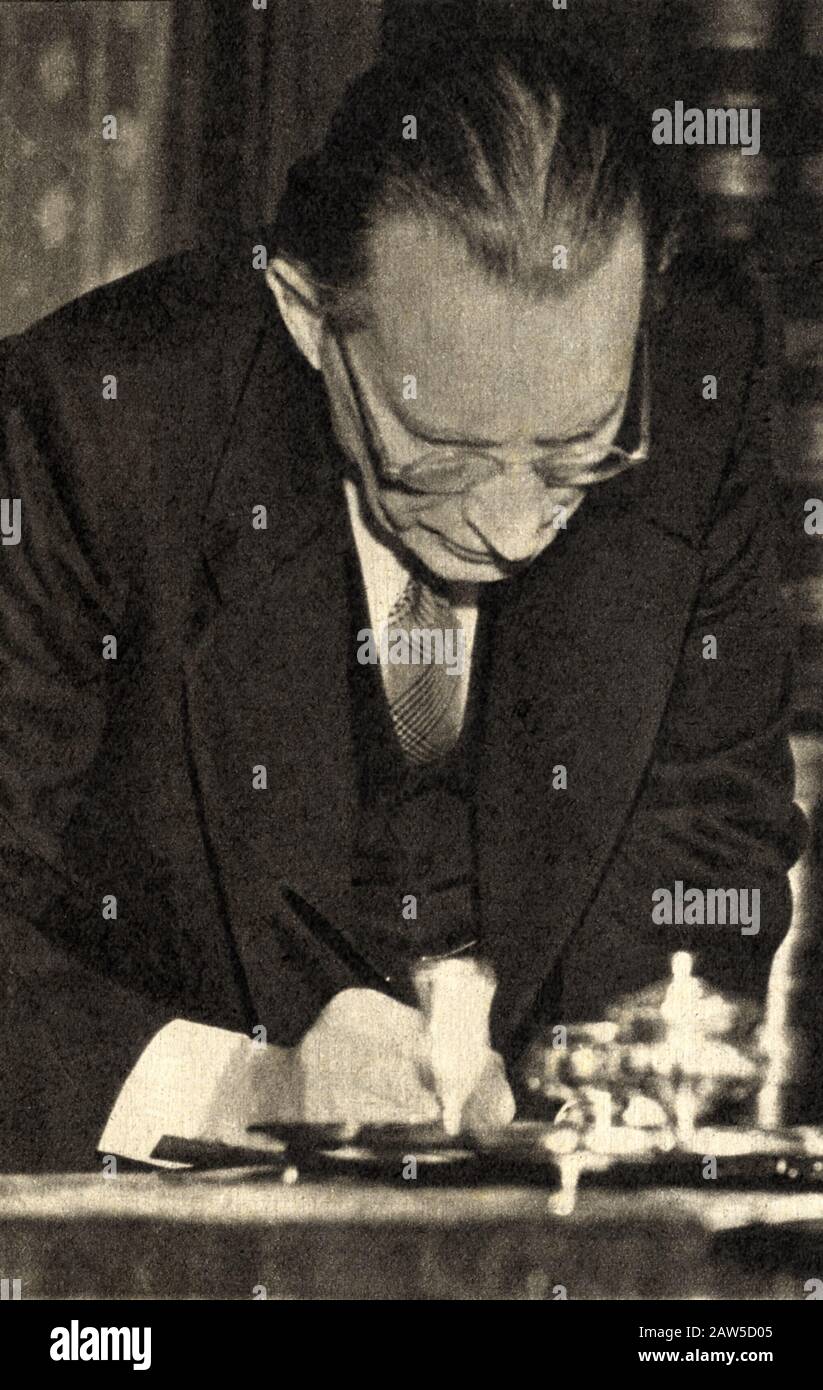 1947 , 27 december , ROME , ITALY : The italian President of Govern ...