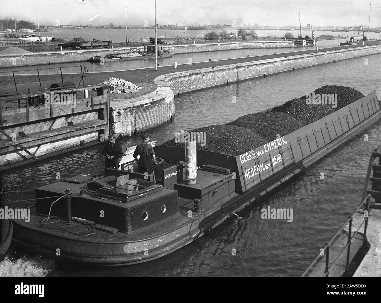 command transport coal barges Date: May 8, 1947 Keywords: Transport ...