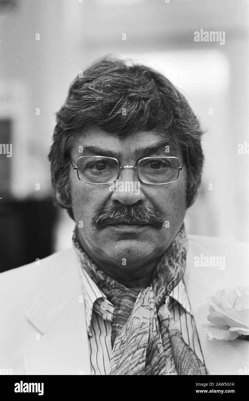 The apple 1980 Black and White Stock Photos & Images - Alamy
