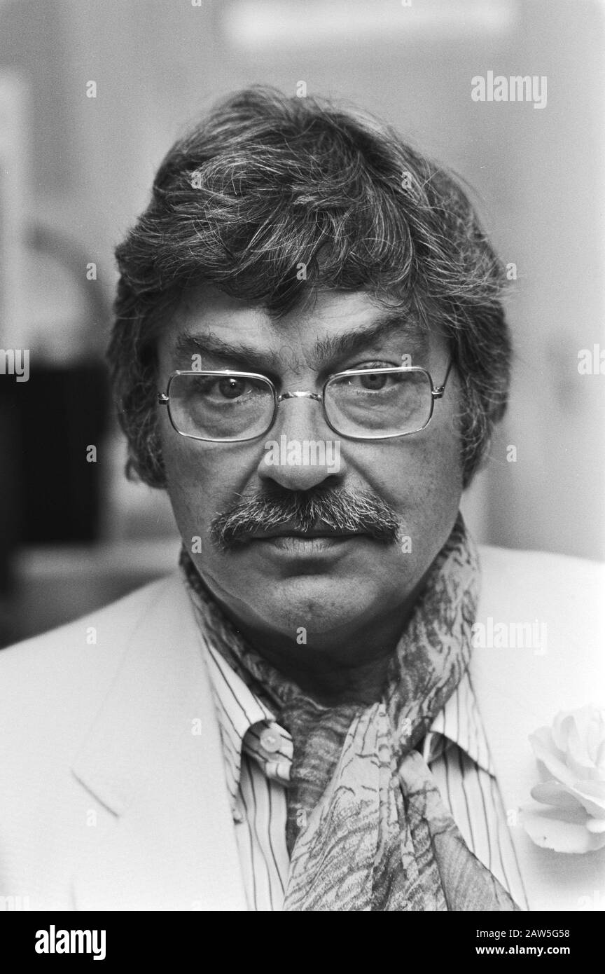 The apple 1980 Black and White Stock Photos & Images - Alamy