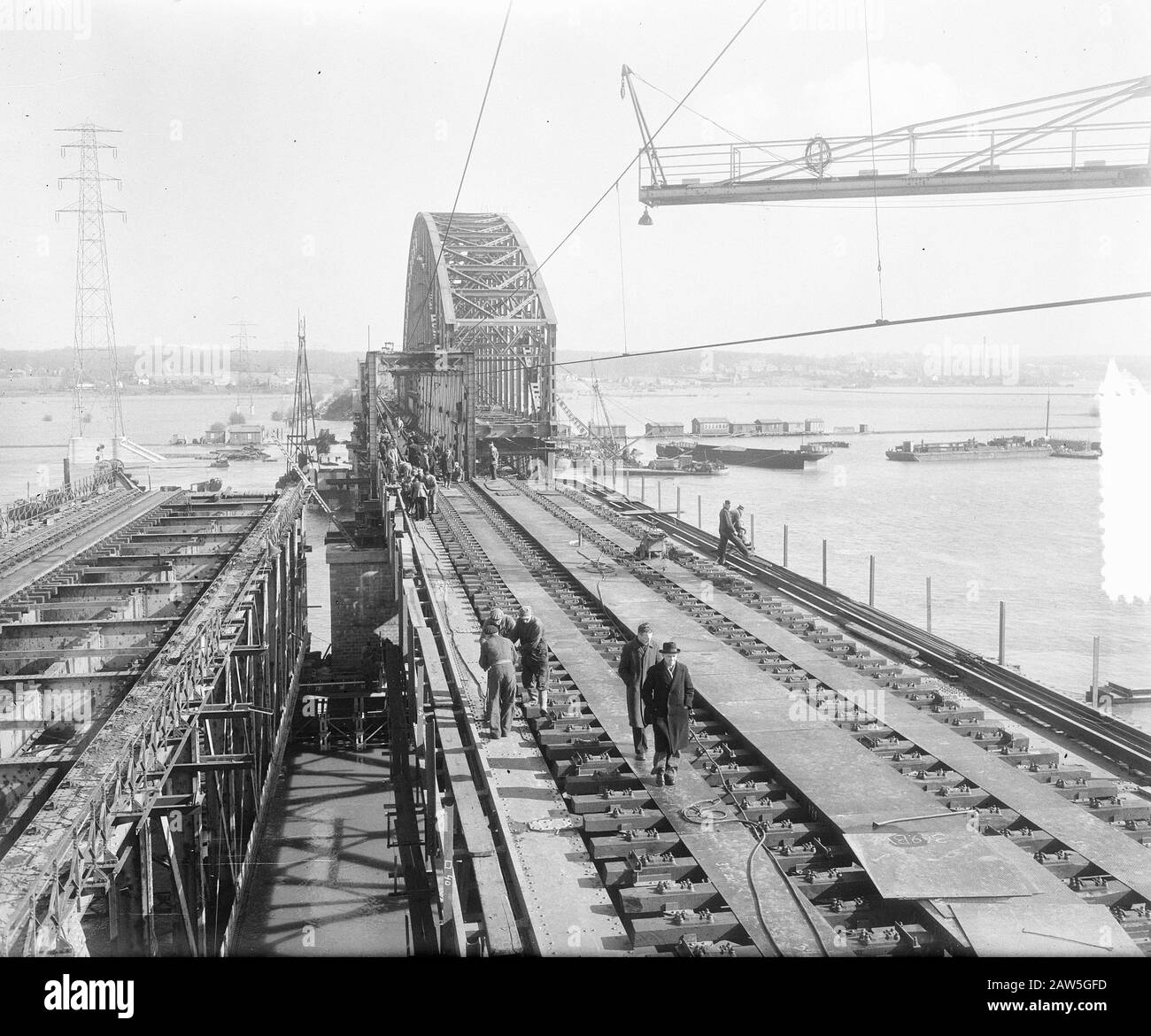 New section railway bridge at Oosterbeek Date: April 6, 1952 Location ...
