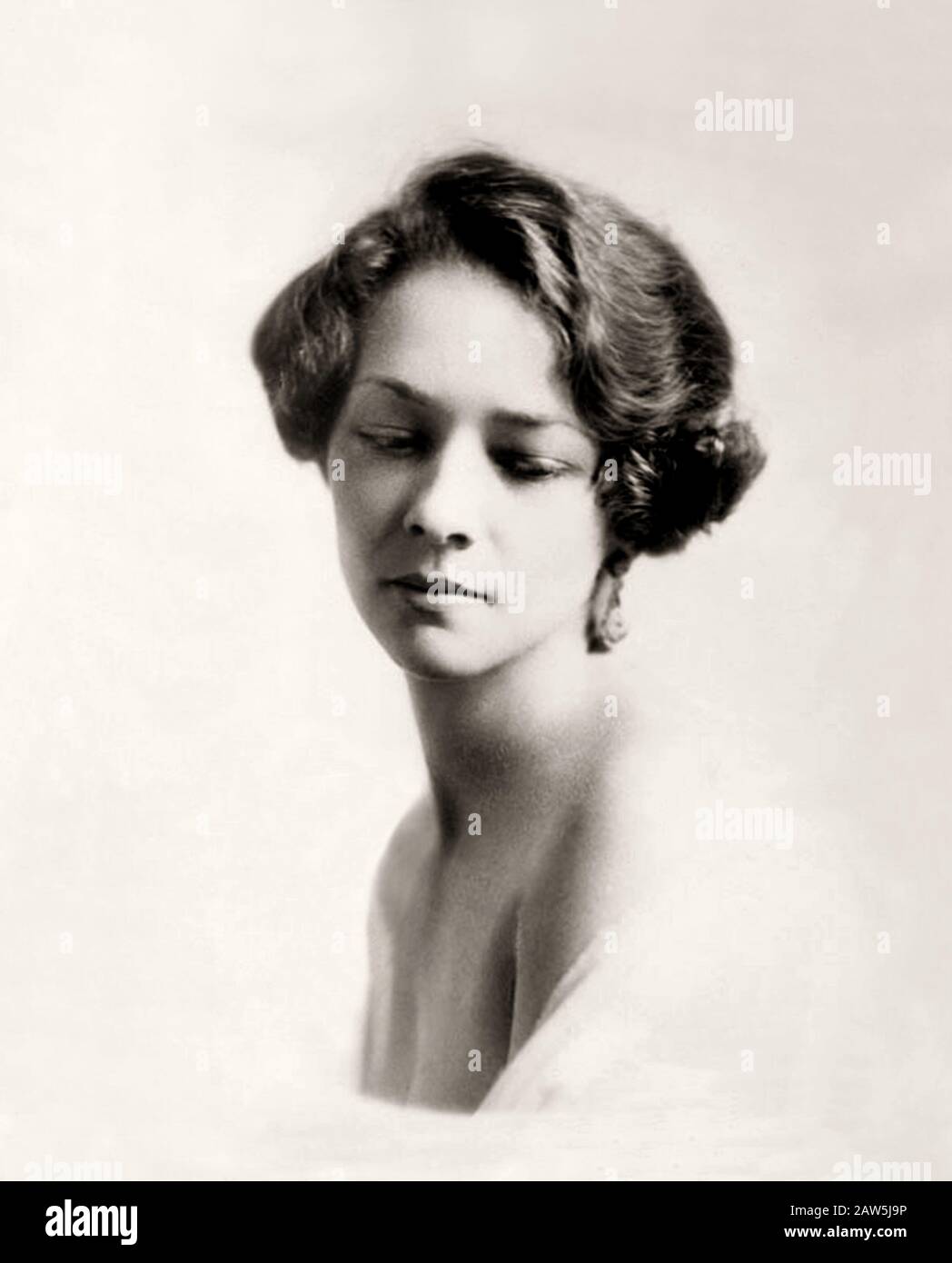 1925 ca , ROME , ITALY : The american heiress Surrealist artist painter ...