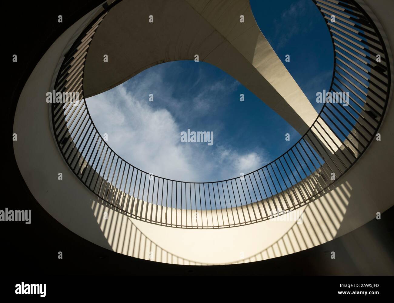 LAX Theme Building. Los Angeles International Airport - LAX - Los ...