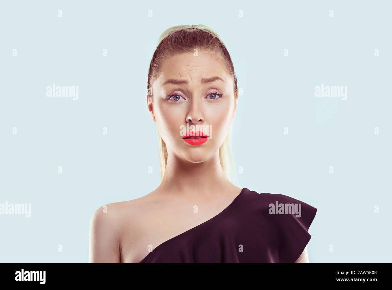 Shoulder to cry on hi-res stock photography and images - Alamy