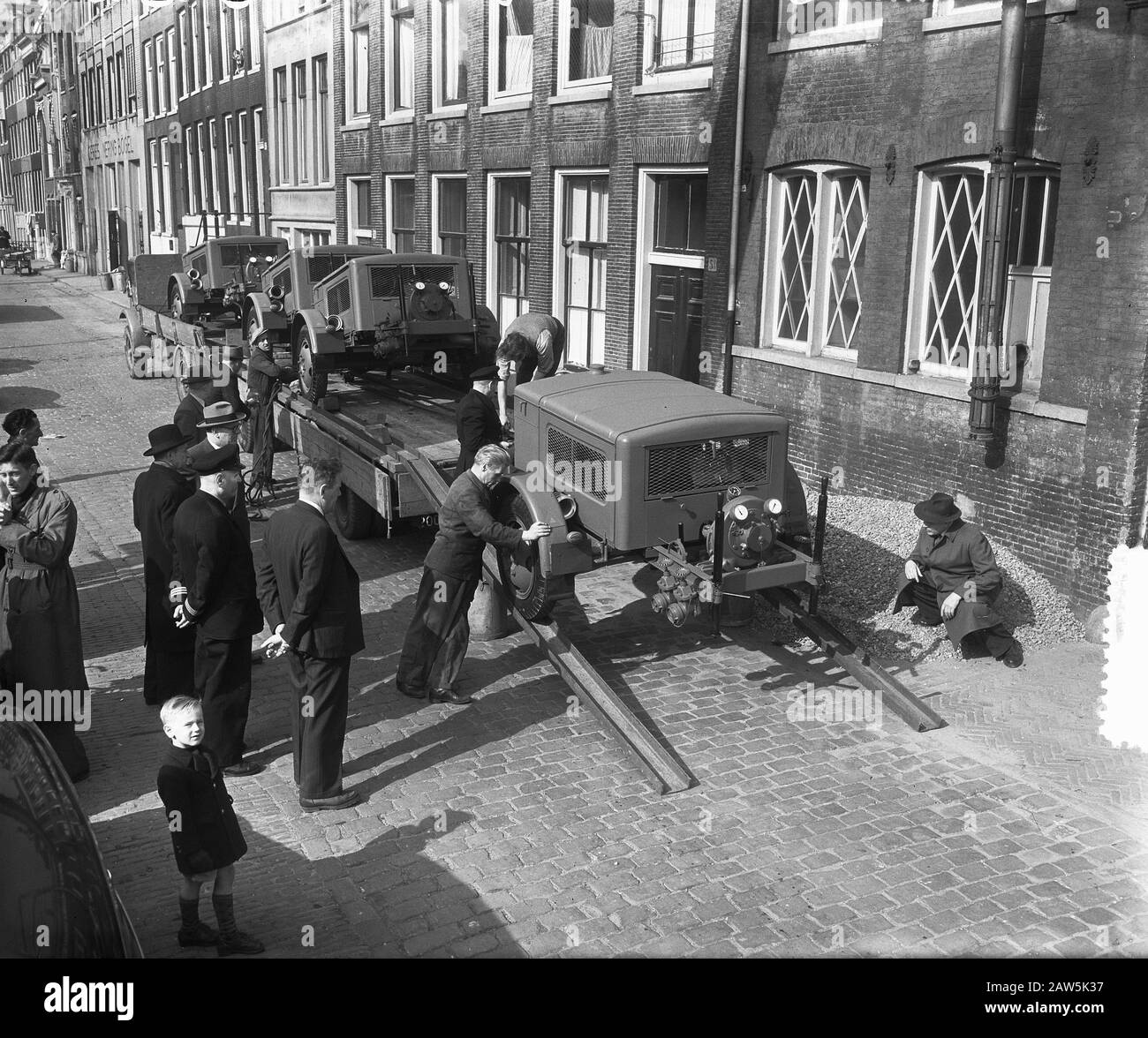 New fire engines for self-grain factory Amsterdam Date: March 26, 1953 ...