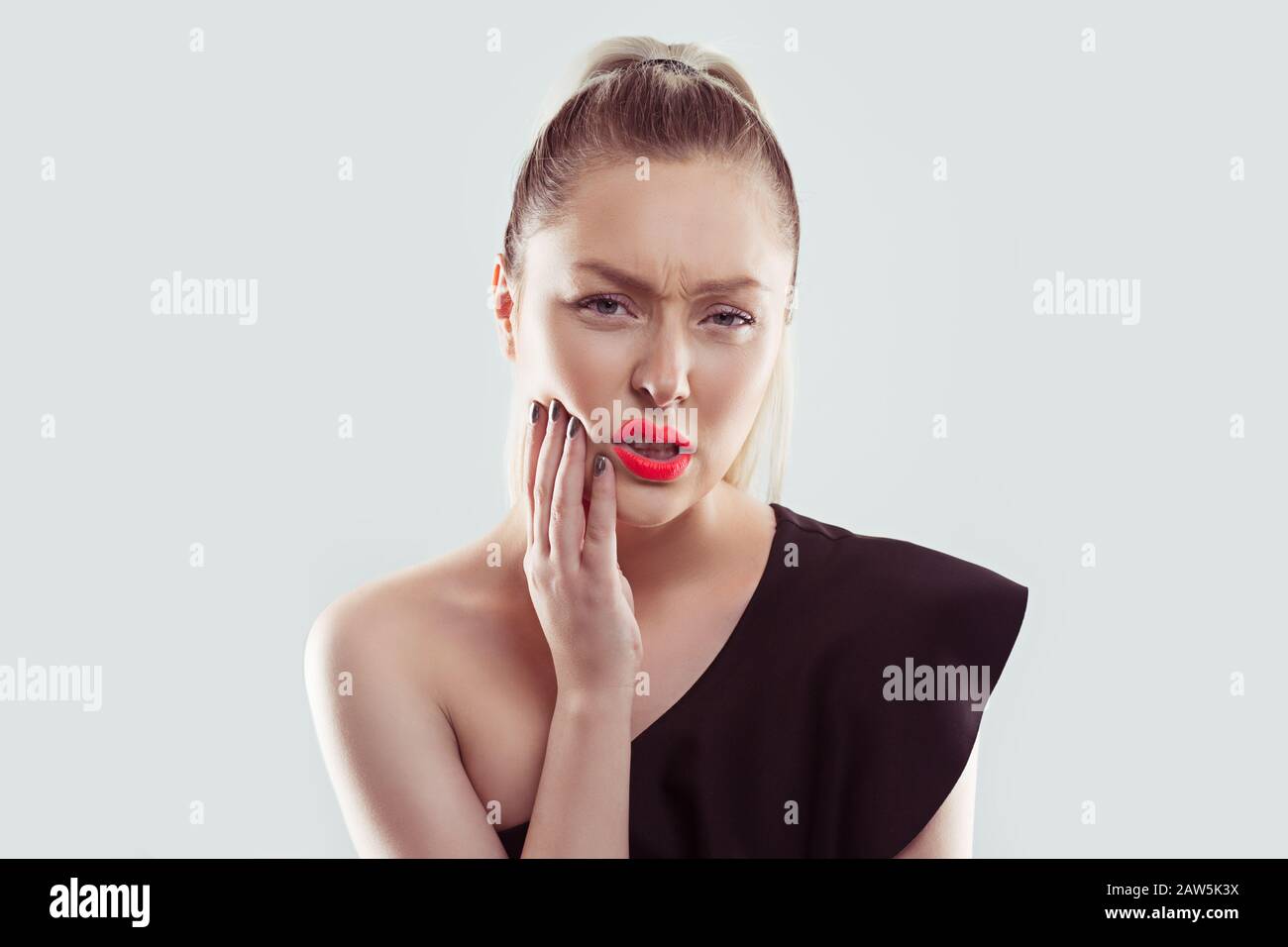 Tooth ache. Young woman with sensitive toothache crown problem about to ...