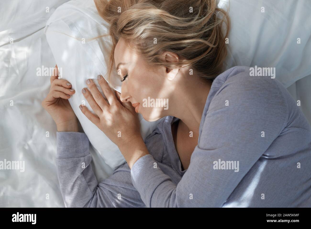 Beautiful woman sleeping Stock Photo - Alamy