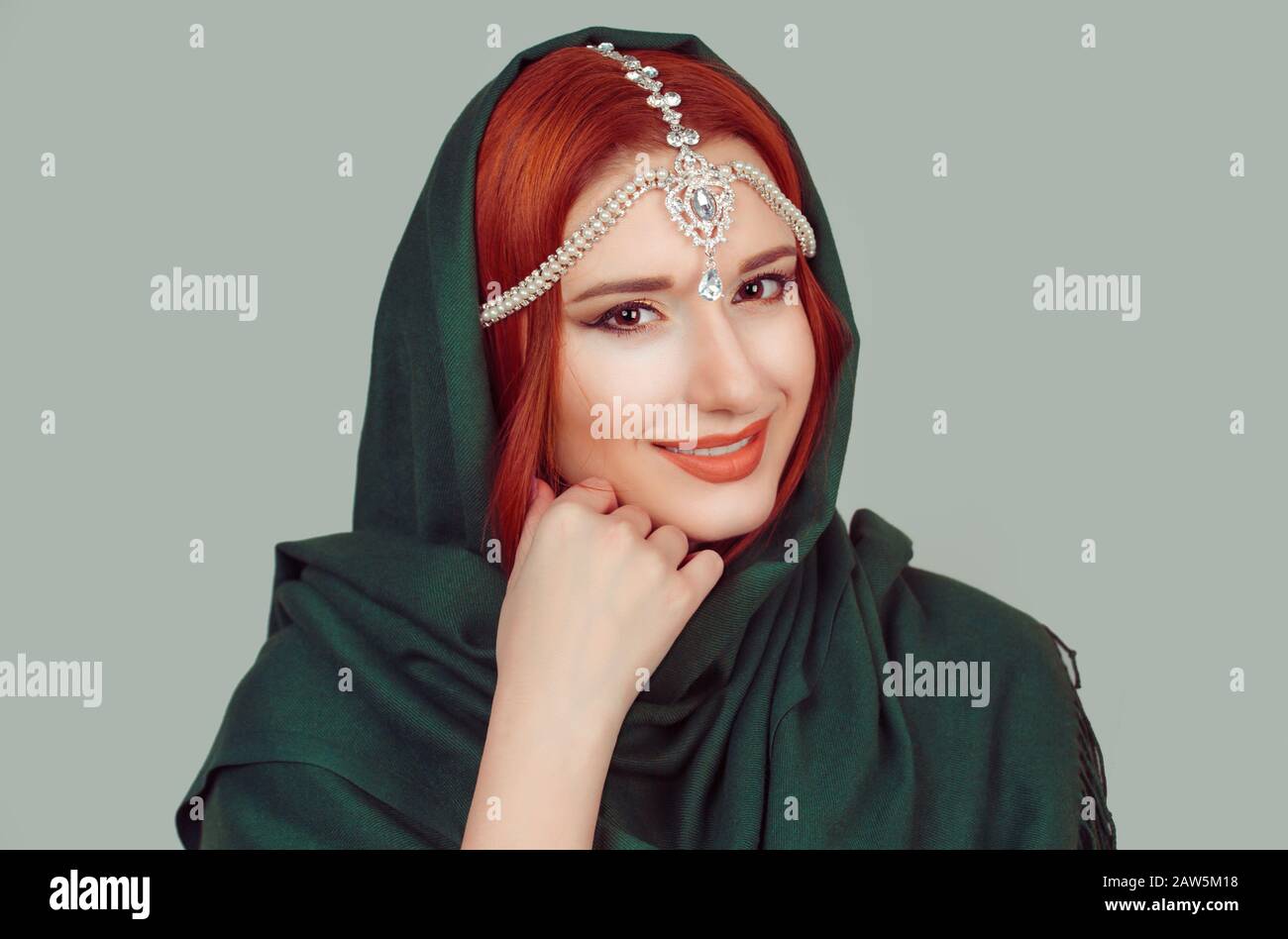 Vintage model beautiful girl posing in indian style tikka jewelry on ...