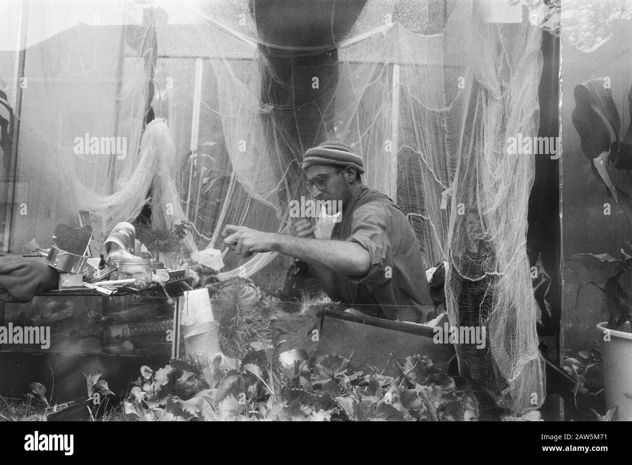 The American artist John Halpern in Breath Sculpture Hoorn artists ...