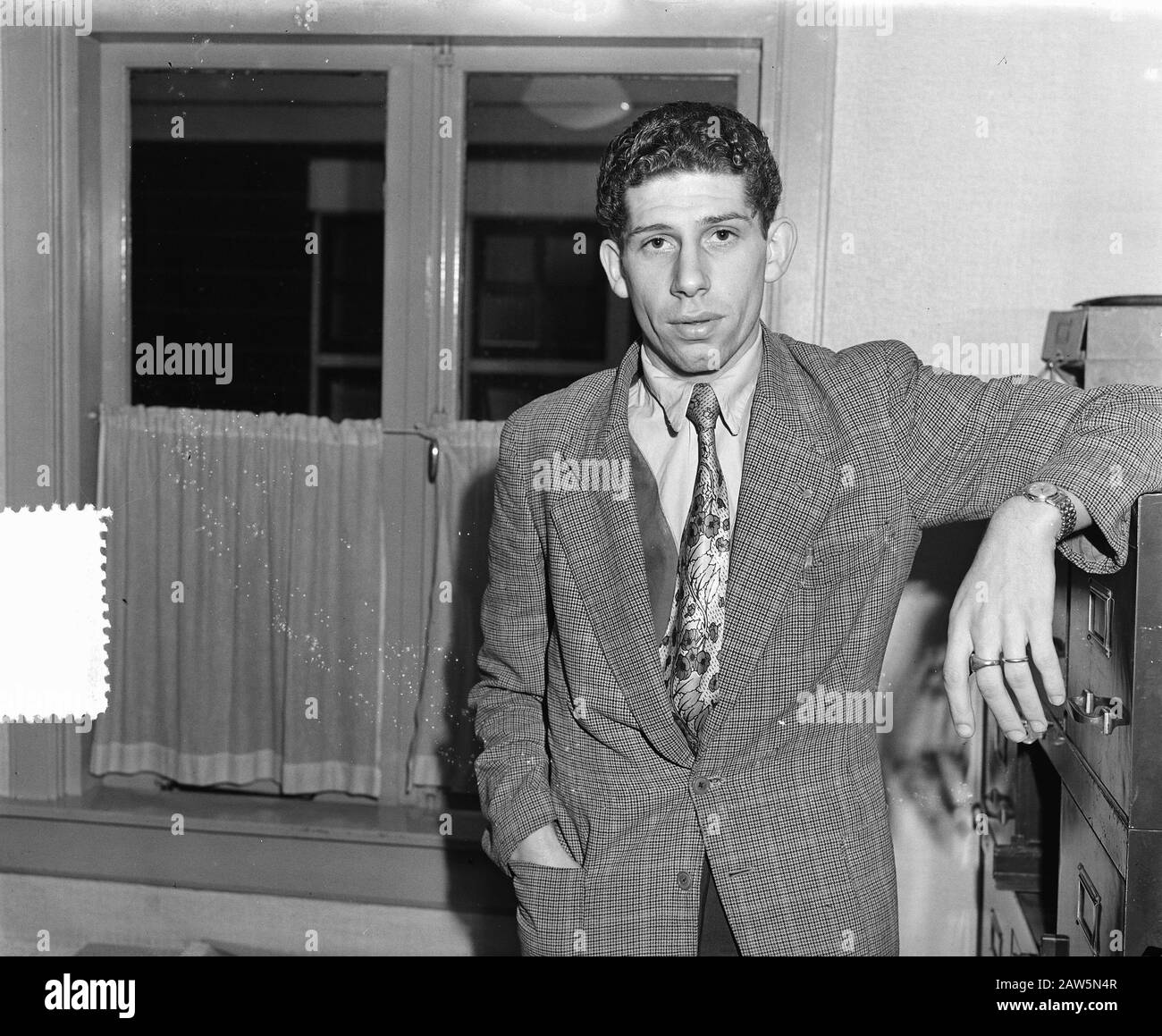 New center forward of the Dutch national team, Cor van der Gijp Date ...